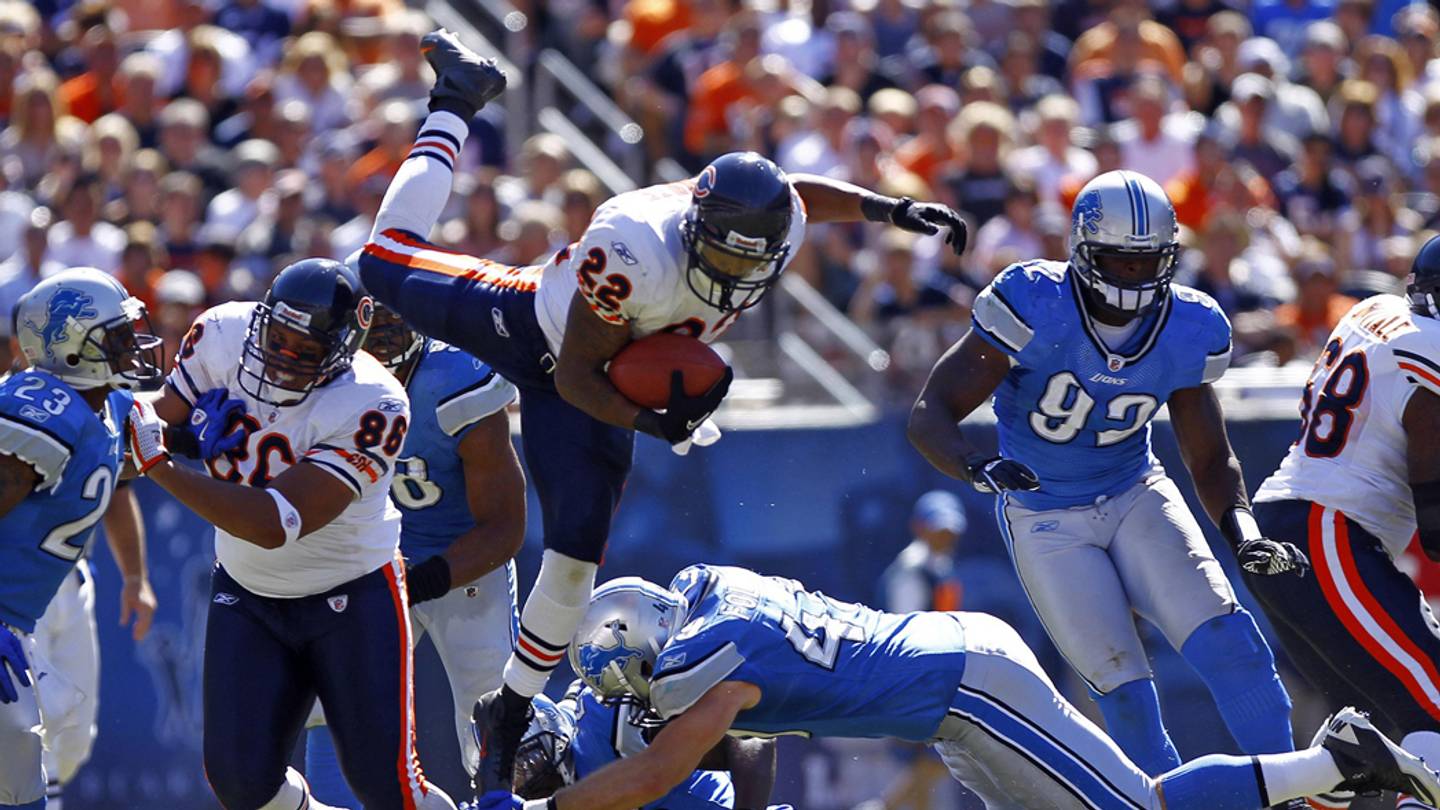 Look: Former Lions Linebacker Inspires With Random Act of Kindness