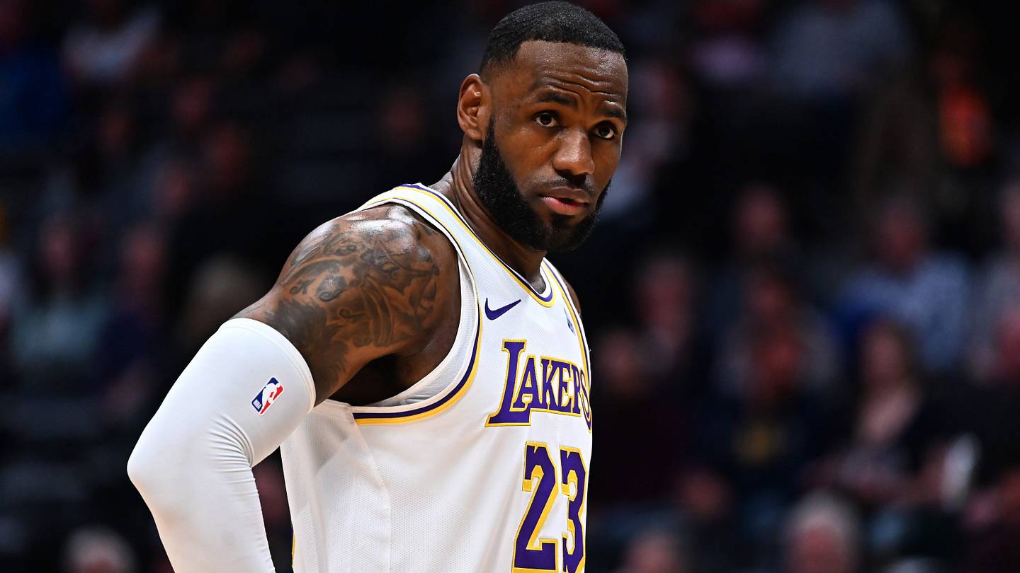 Lakers News: LeBron James Talks Rocking WNBA Hoodies In 2020 Bubble