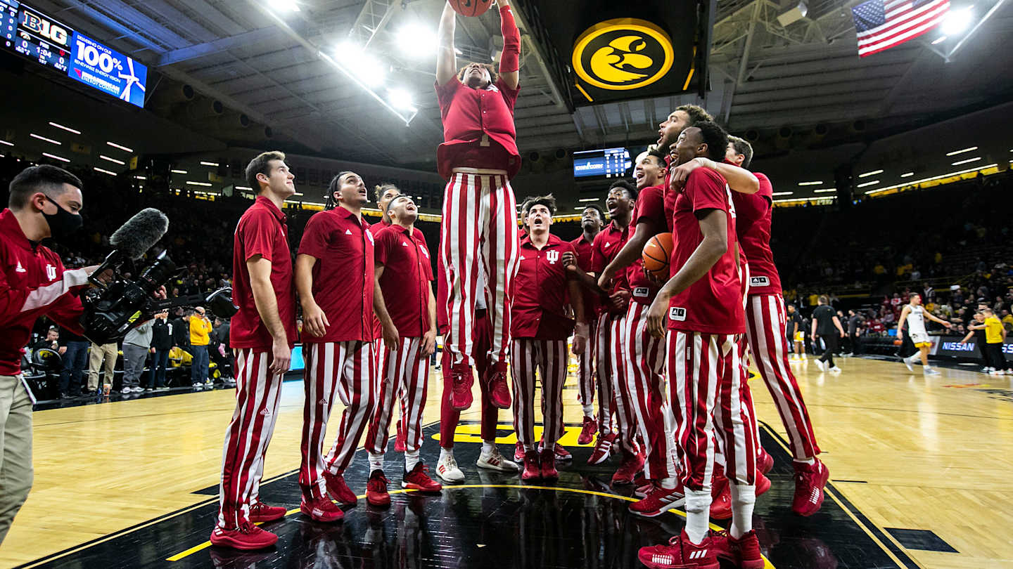 Photo Gallery: Indiana on the Road Versus Iowa