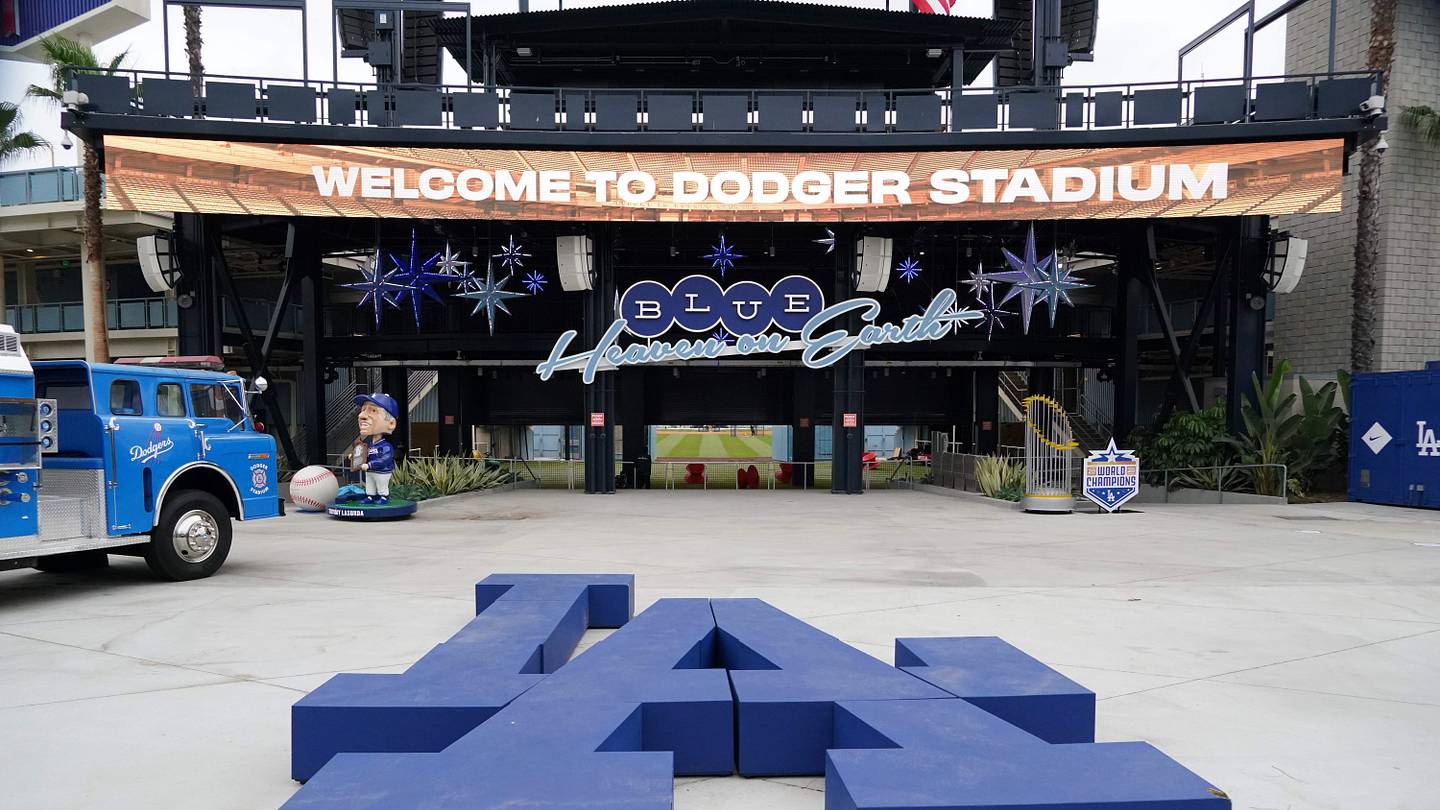 Dodgers: LA Signs Japanese Pitcher Kosuke Matsuda