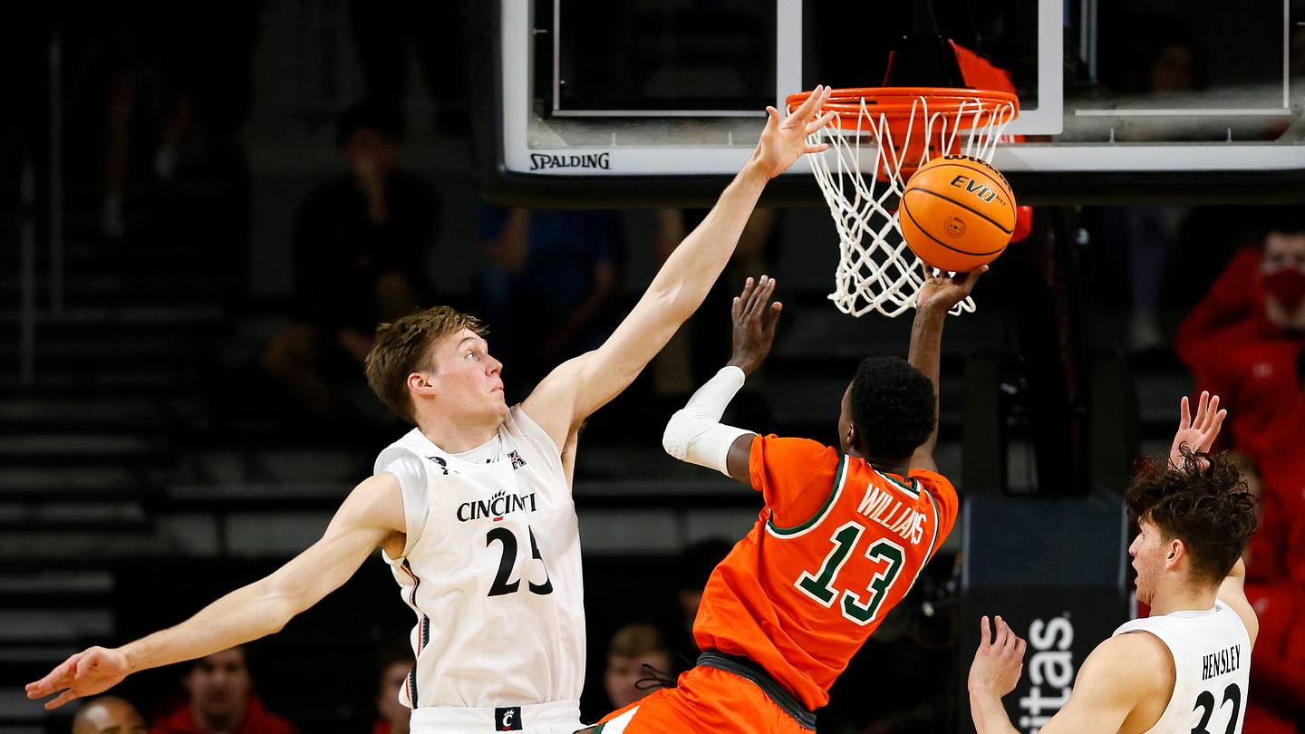 Former UC Center Hayden Koval Signs With Slovakia-Based BK Iskra Svit