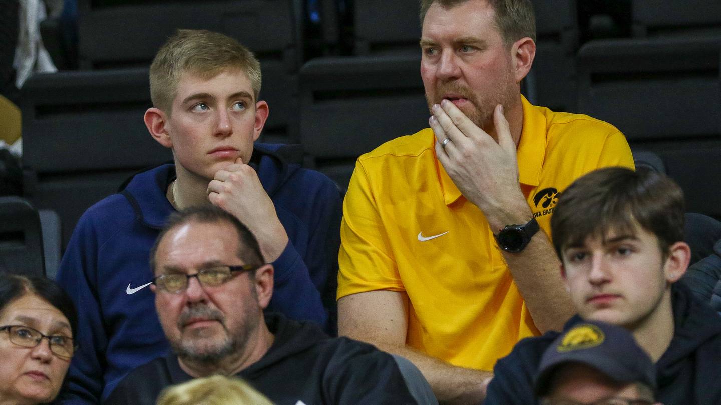 Iowa Men's Basketball Adds Two
