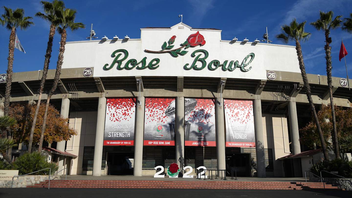 College football bowl schedule, scores for 2022-23: Games, times, TV ...