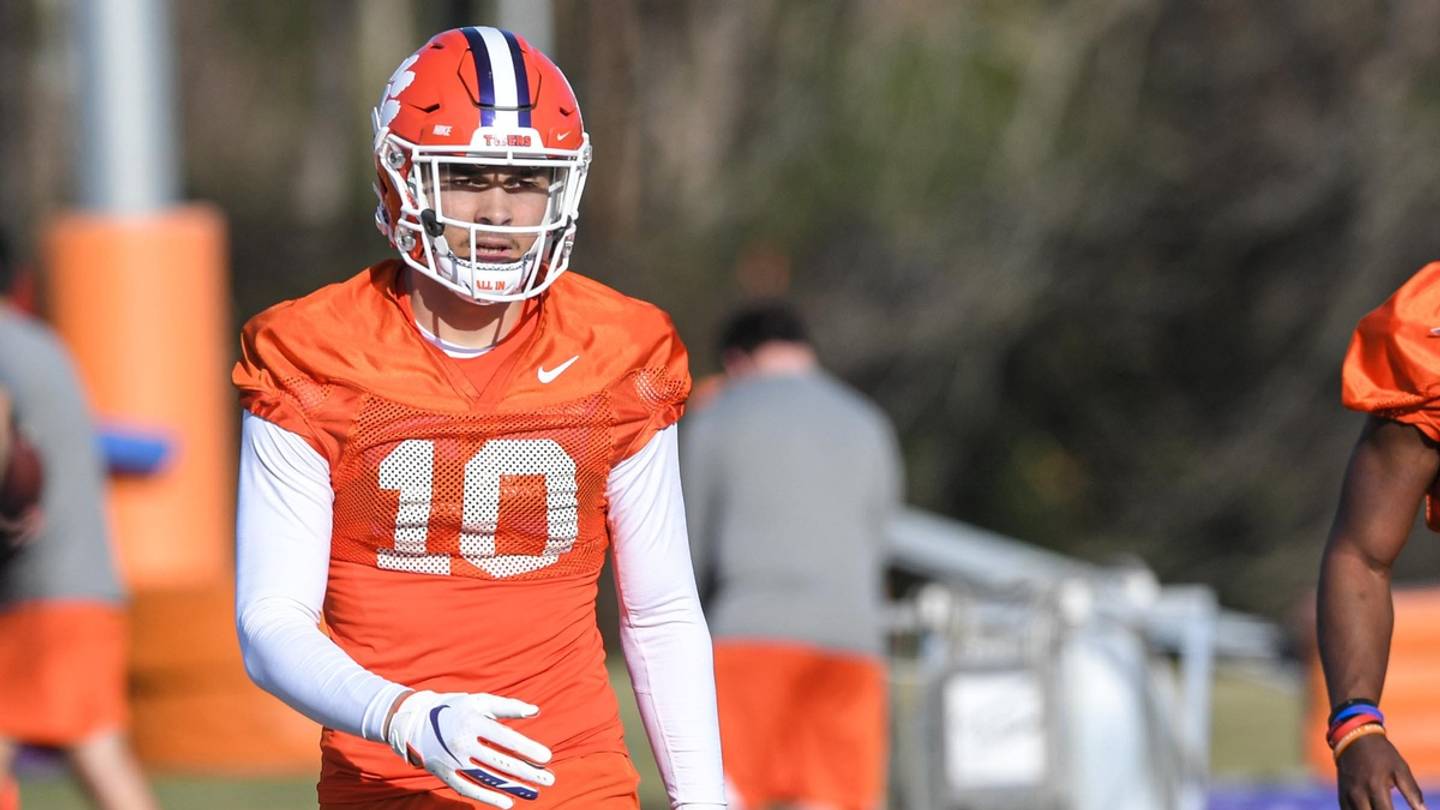 Freshman Clemson CB Jeadyn Lukus Has 'NFL Body' Right Now