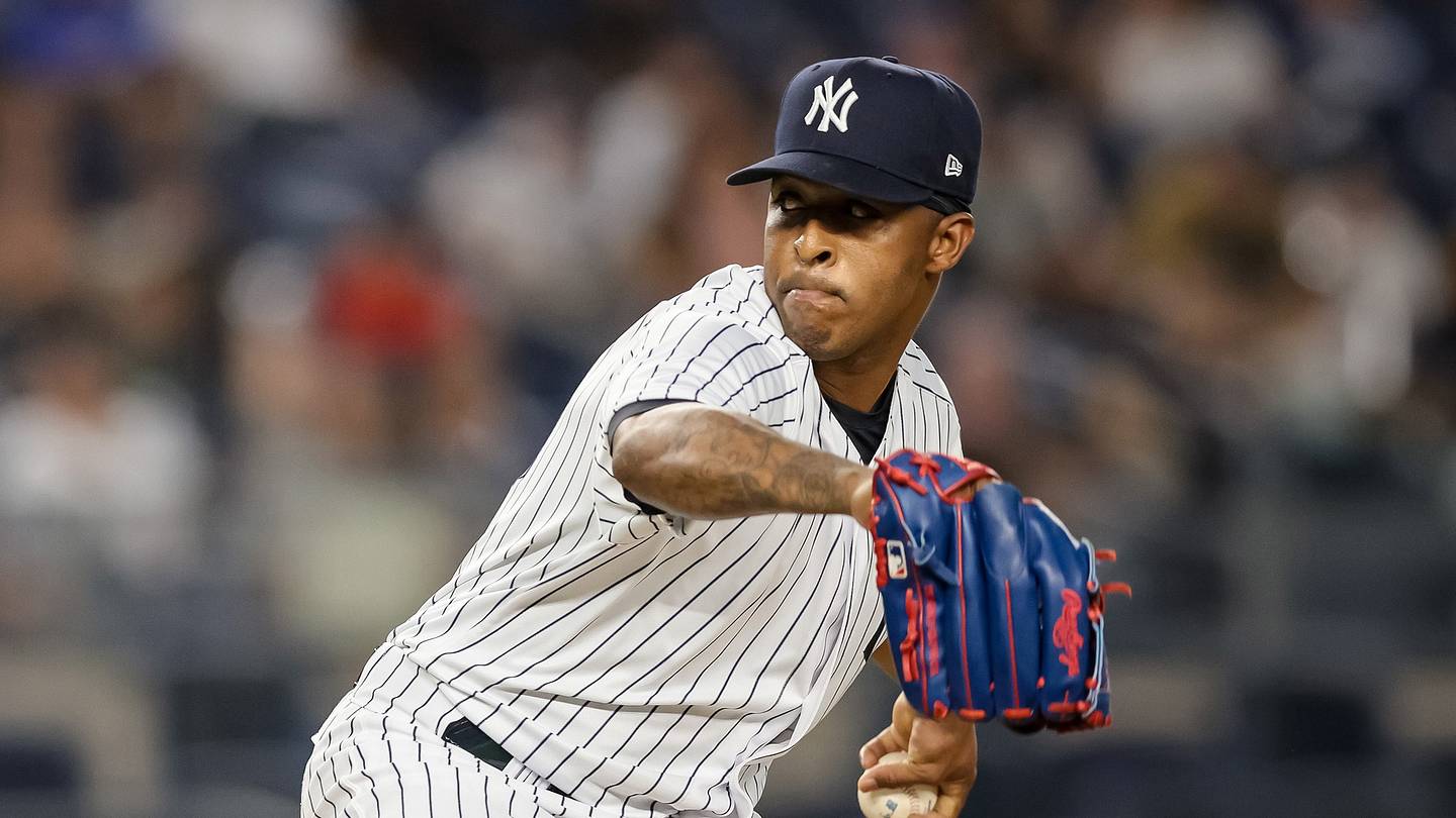 Yankees' Key Middle Reliever Dealing With Neck Issue