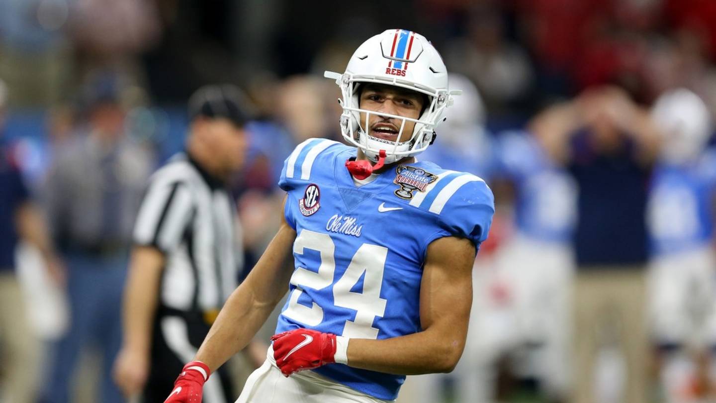 Raiders Host Ole Miss CB Deane Leonard