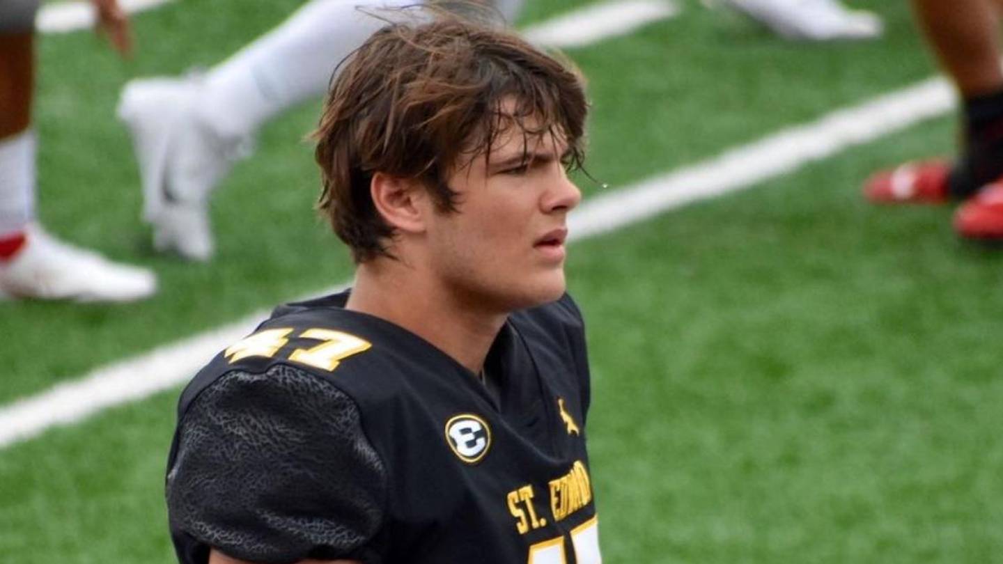 Michael Kilbane Reacts to Iowa Football Offer