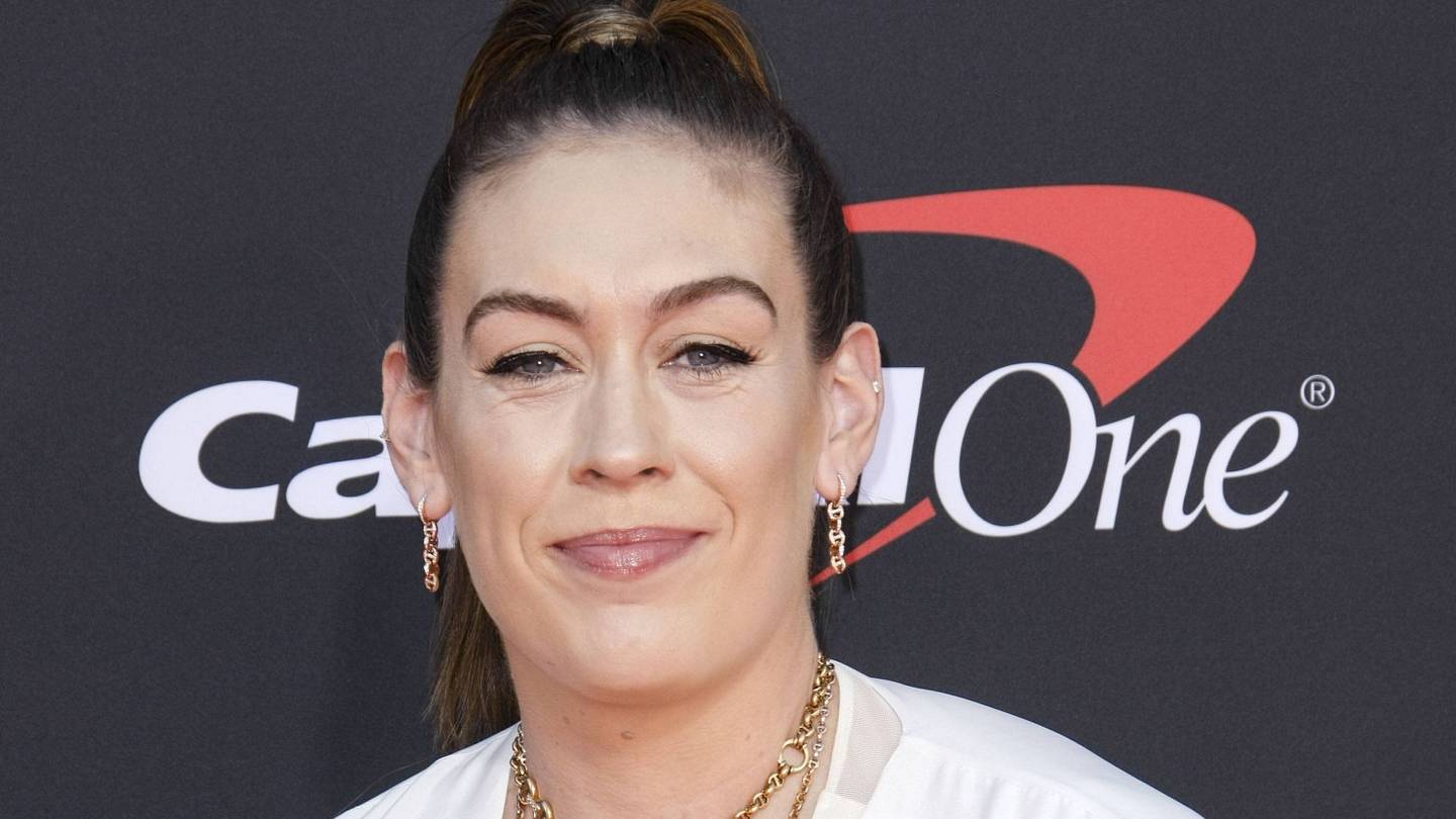 WNBA Star Breanna Stewart Opens Up About Surrogacy Journey in SI ...