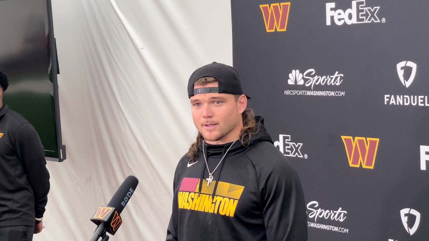Commanders LB Cole Holcomb Says He Called Defense Last Season