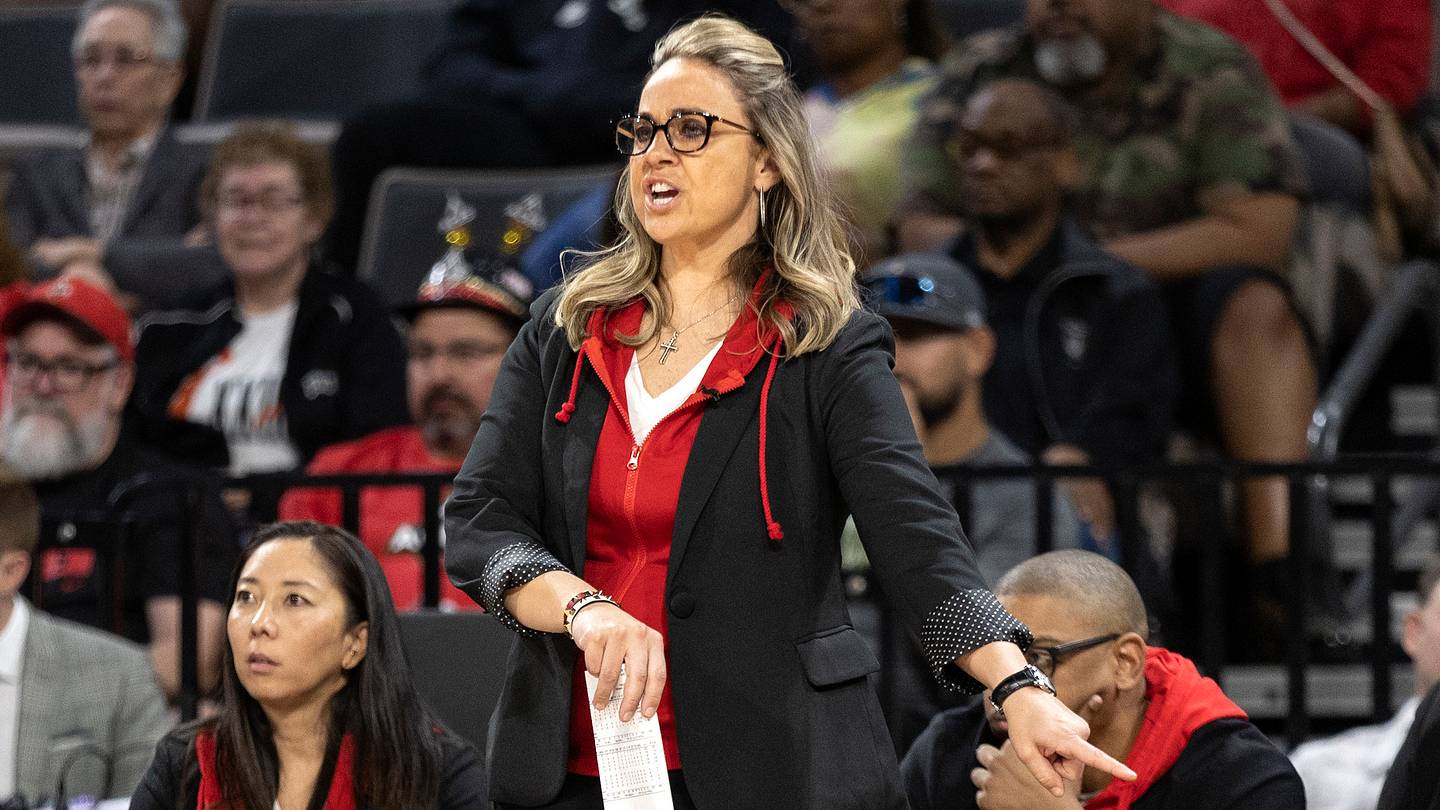 Aces’ Becky Hammon Named WNBA Coach of the Year