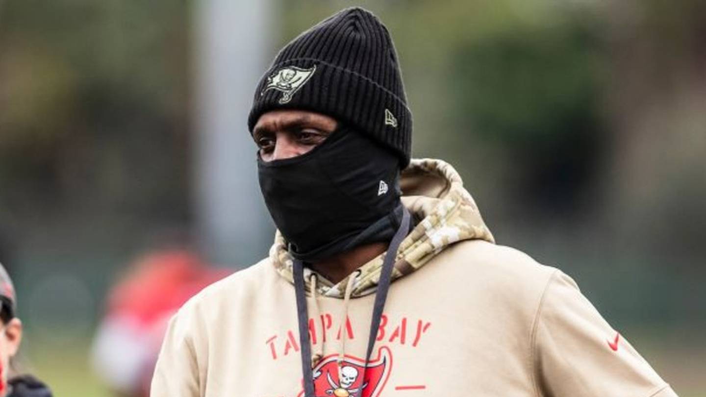 Buccaneers' Kacy Rodgers Named 2020 DL Coach of the Year