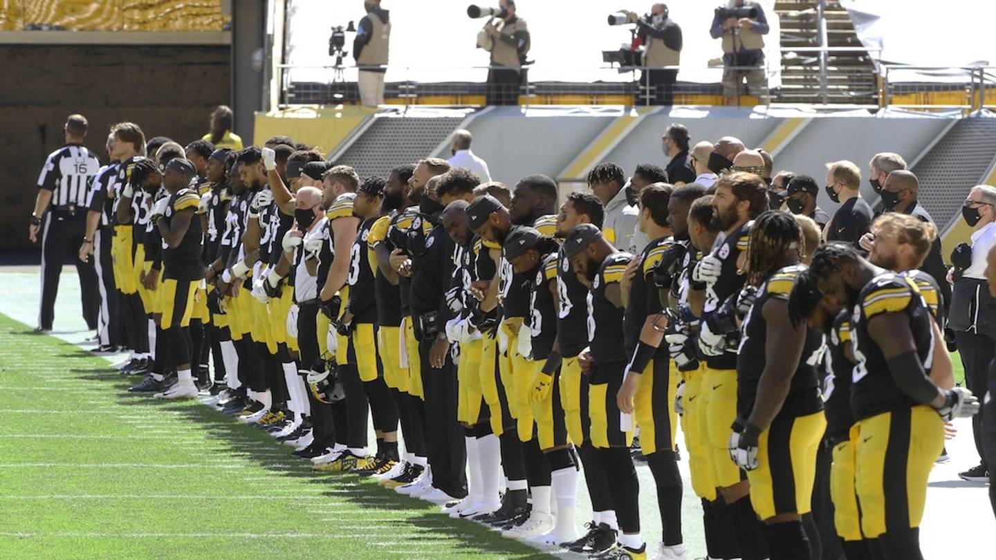 Steelers Players Commemorate Memorial Day