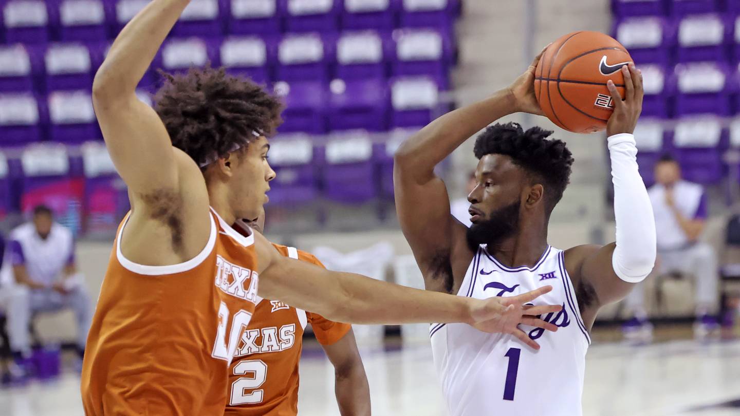 Men's Basketball: Milestones in the Zone