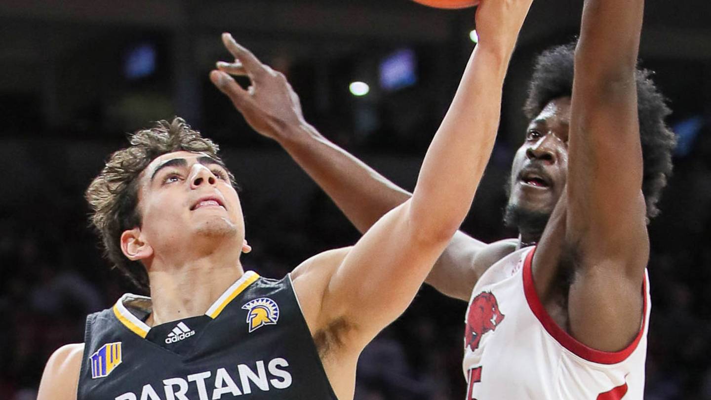 Illinois Appears to Be Perfectly Built to Take on Razorbacks