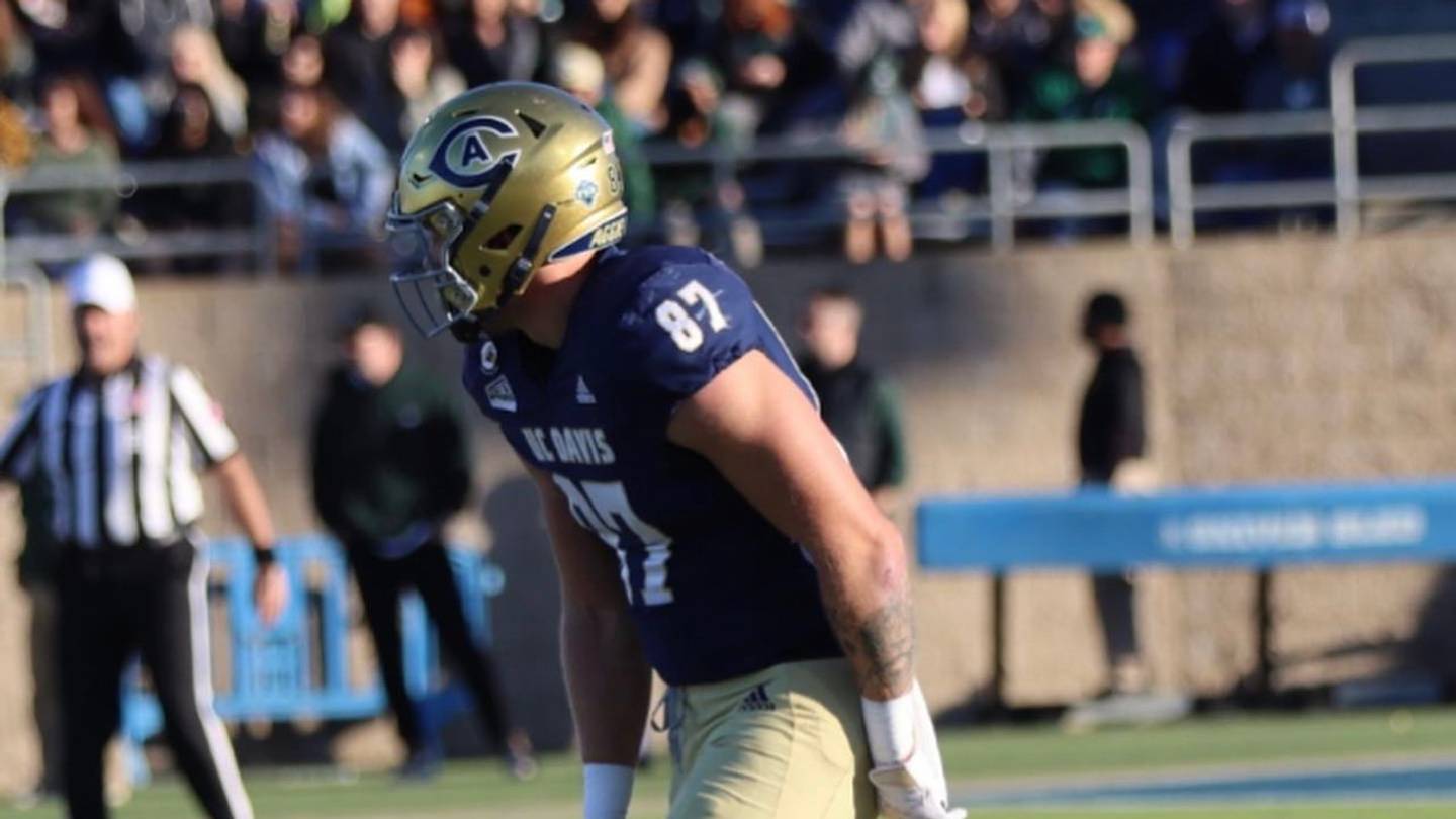 Tight End McCallan Castles Discusses Decision to Transfer to Tennessee