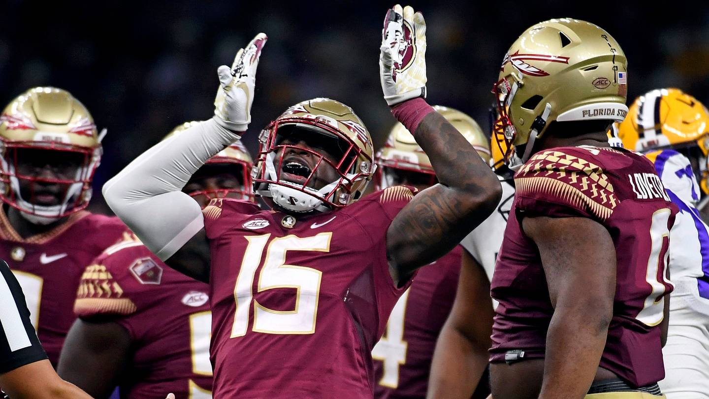FSU star linebacker announces return for 2023 season