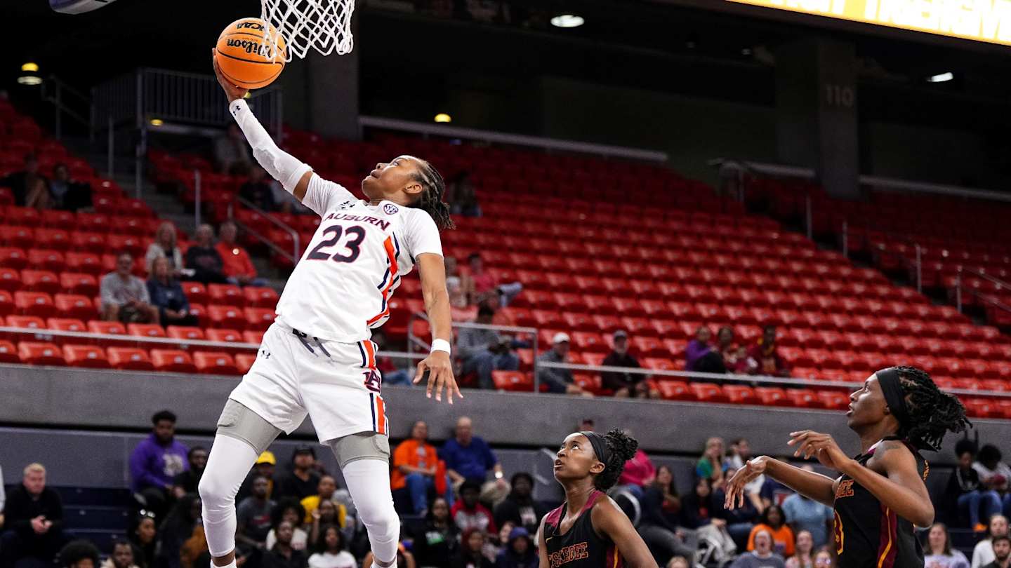 Scott-Grayson Boasts New Career High in Tigers' Win Over Aggies