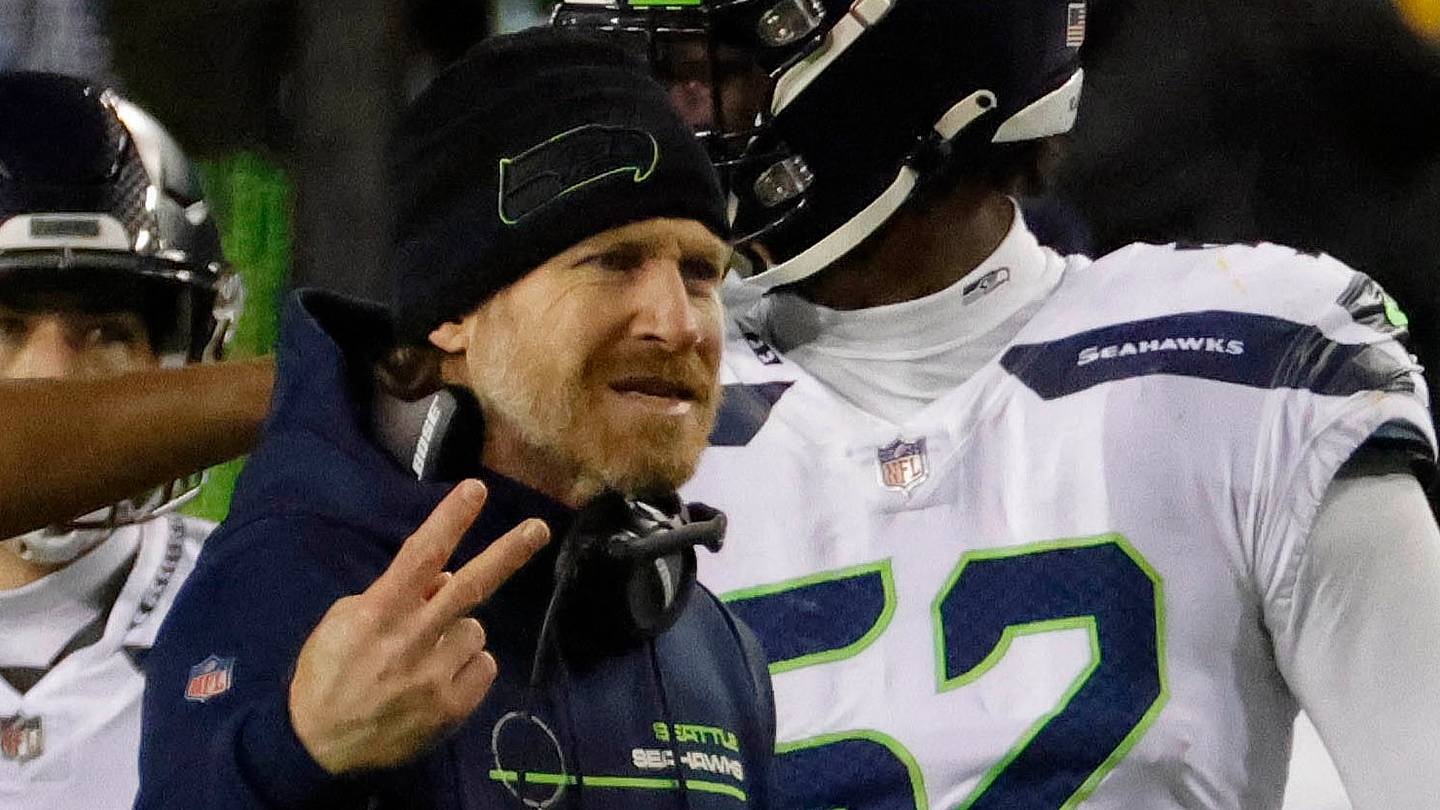 Under Larry Izzo, Seahawks Continue to Put 'Special' in Special Teams