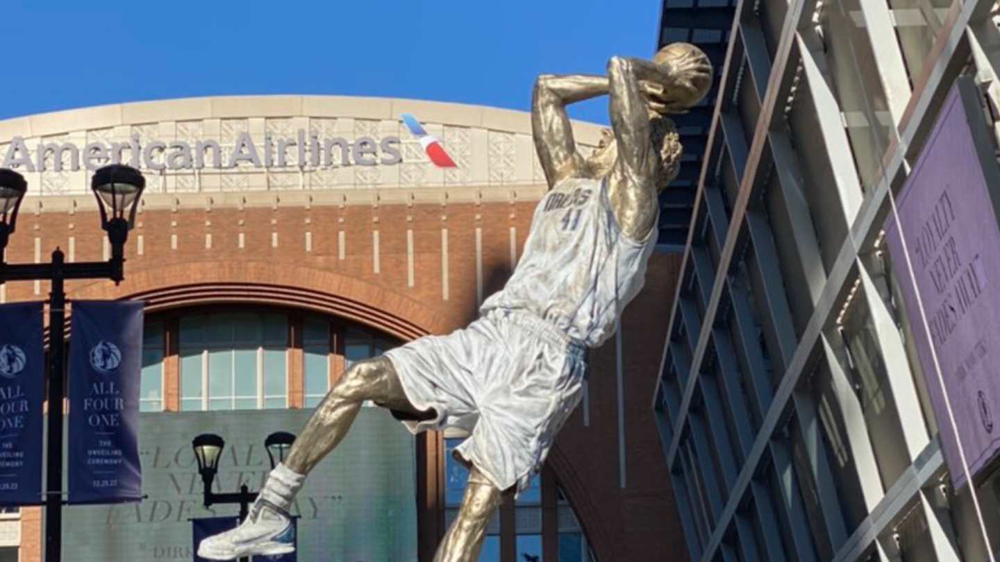 dirk nowitzki statue