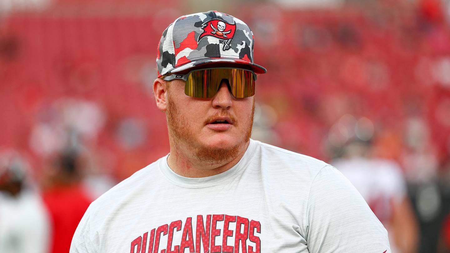 Tampa Bay Buccaneers Starting Center Returns to Practice