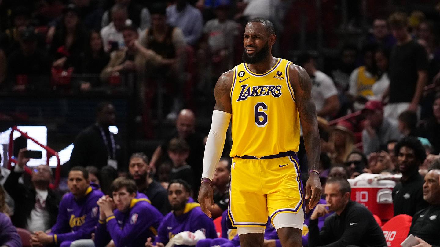 Lakers News: LeBron James Is Sick Of Playing For A Losing Team
