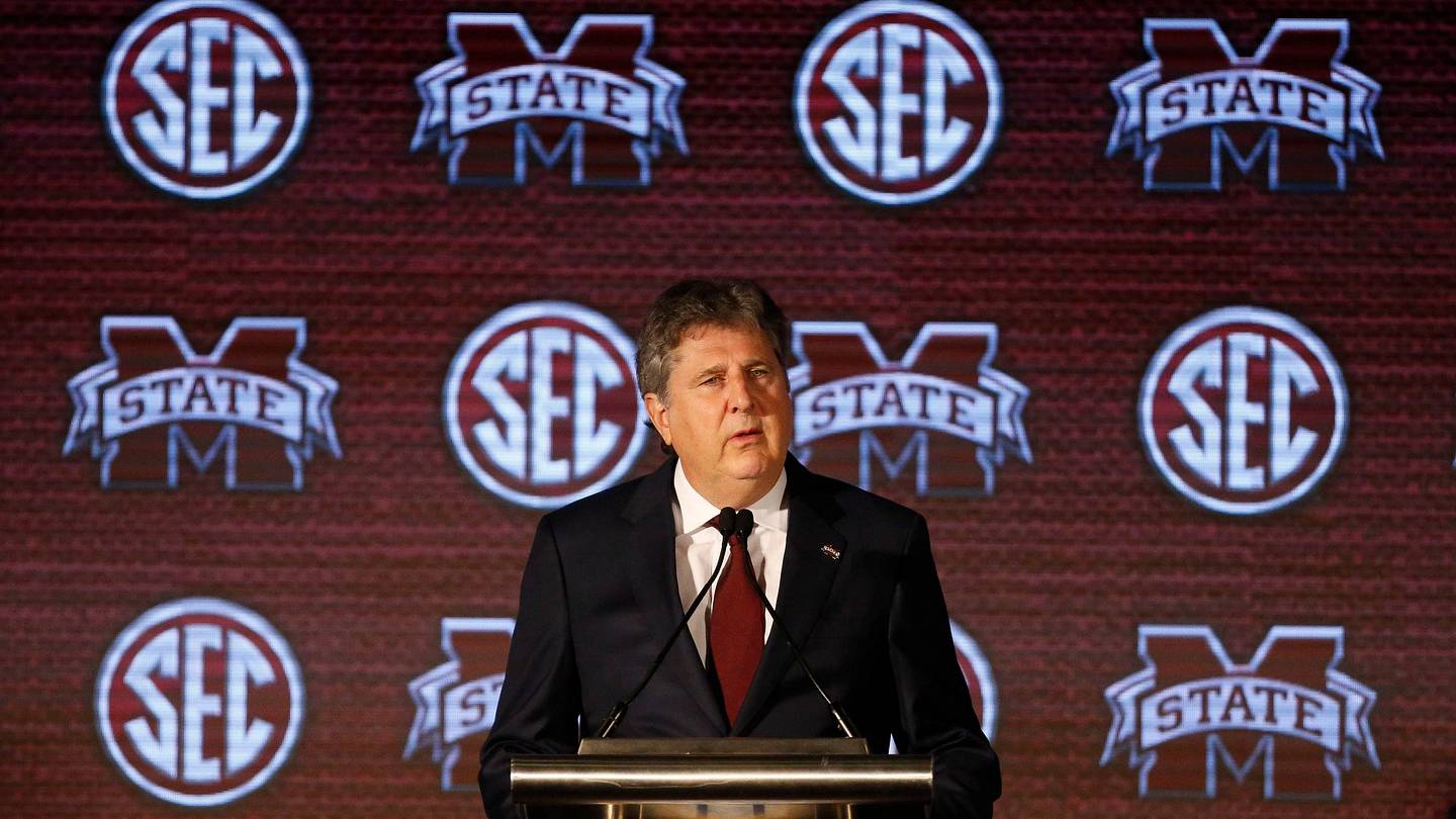 Mississippi State Honors Mike Leach With Helmet Logo at Bowl Game