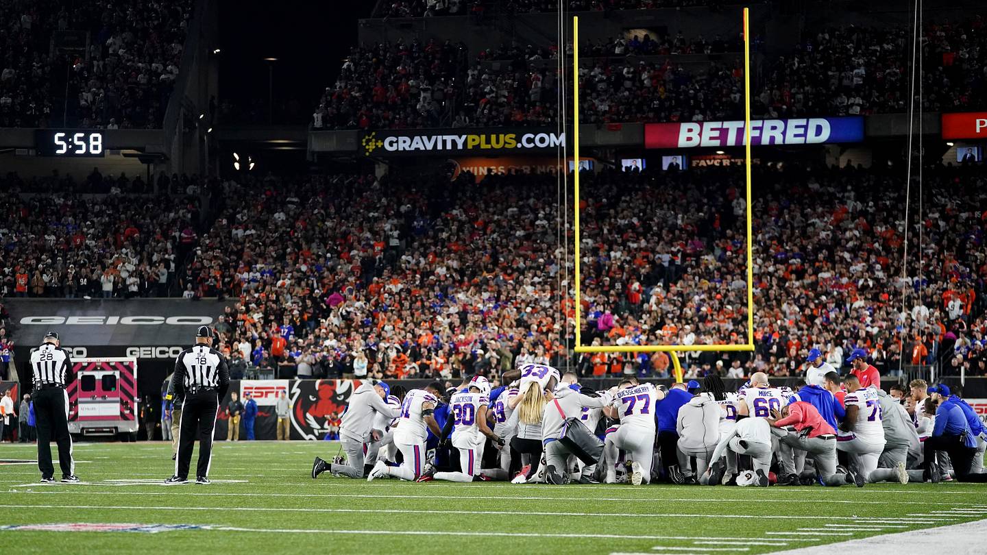 Tyler Boyd Calls Out Bart Scott, Hamlin Family Wants Tee Higgins ...