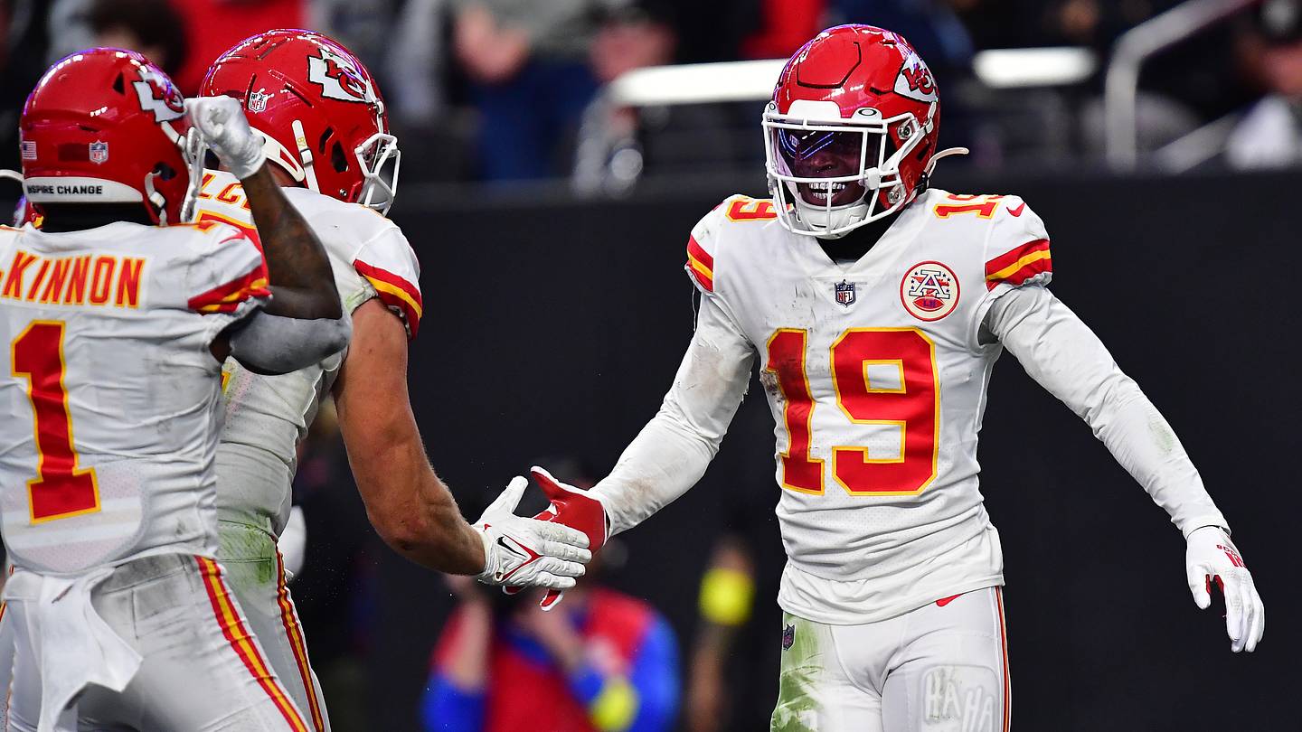 Pro Football Focus Ranks KC Chiefs’ Receiving Corps Just Outside of Top 10