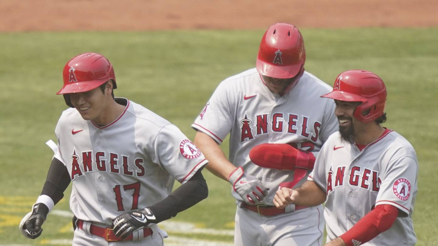 Angels: Experts Think Two Halos Could Lead the MLB in Home Runs This Year