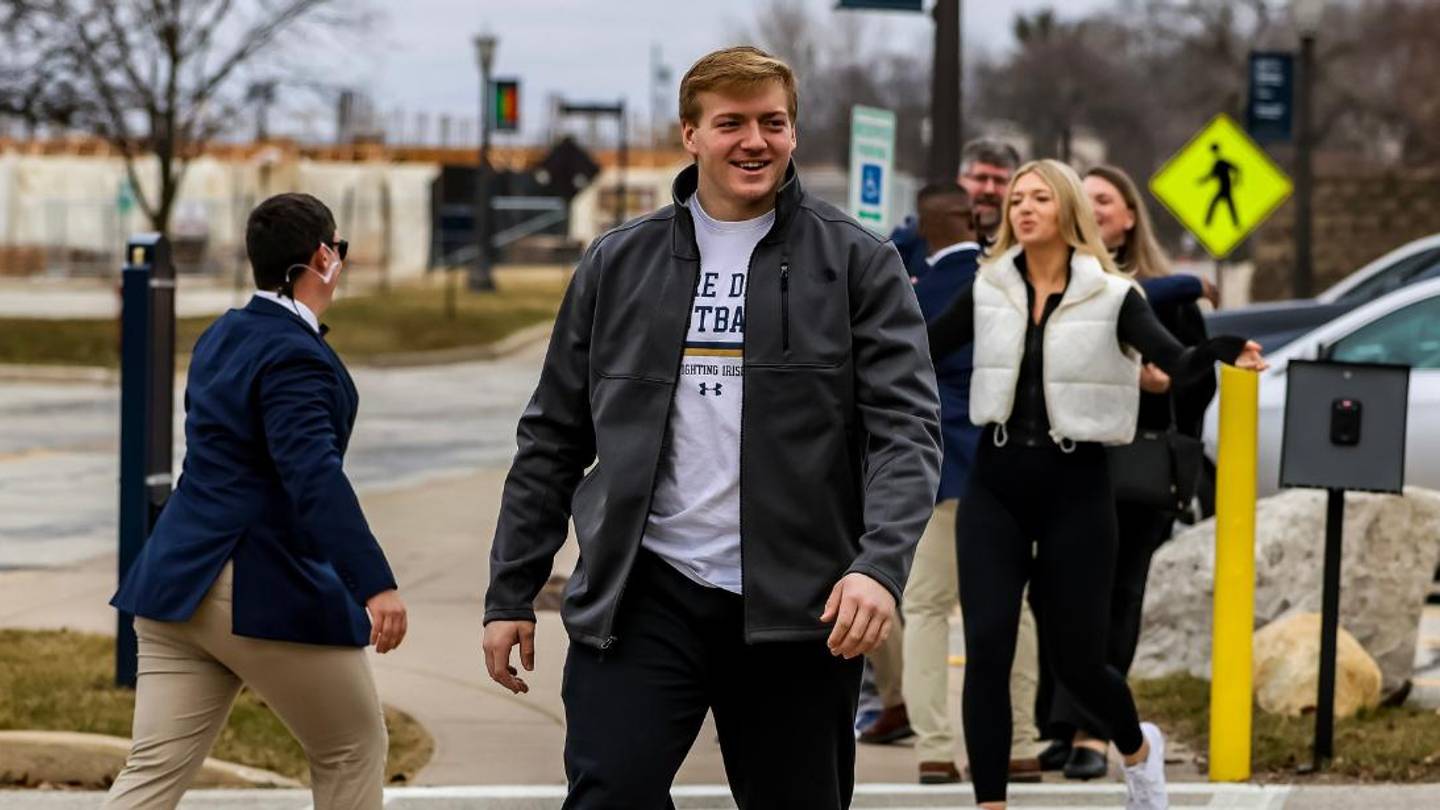 Notre Dame Commit Peter Jones Is Forging A Great Bond With Joe Rudolph