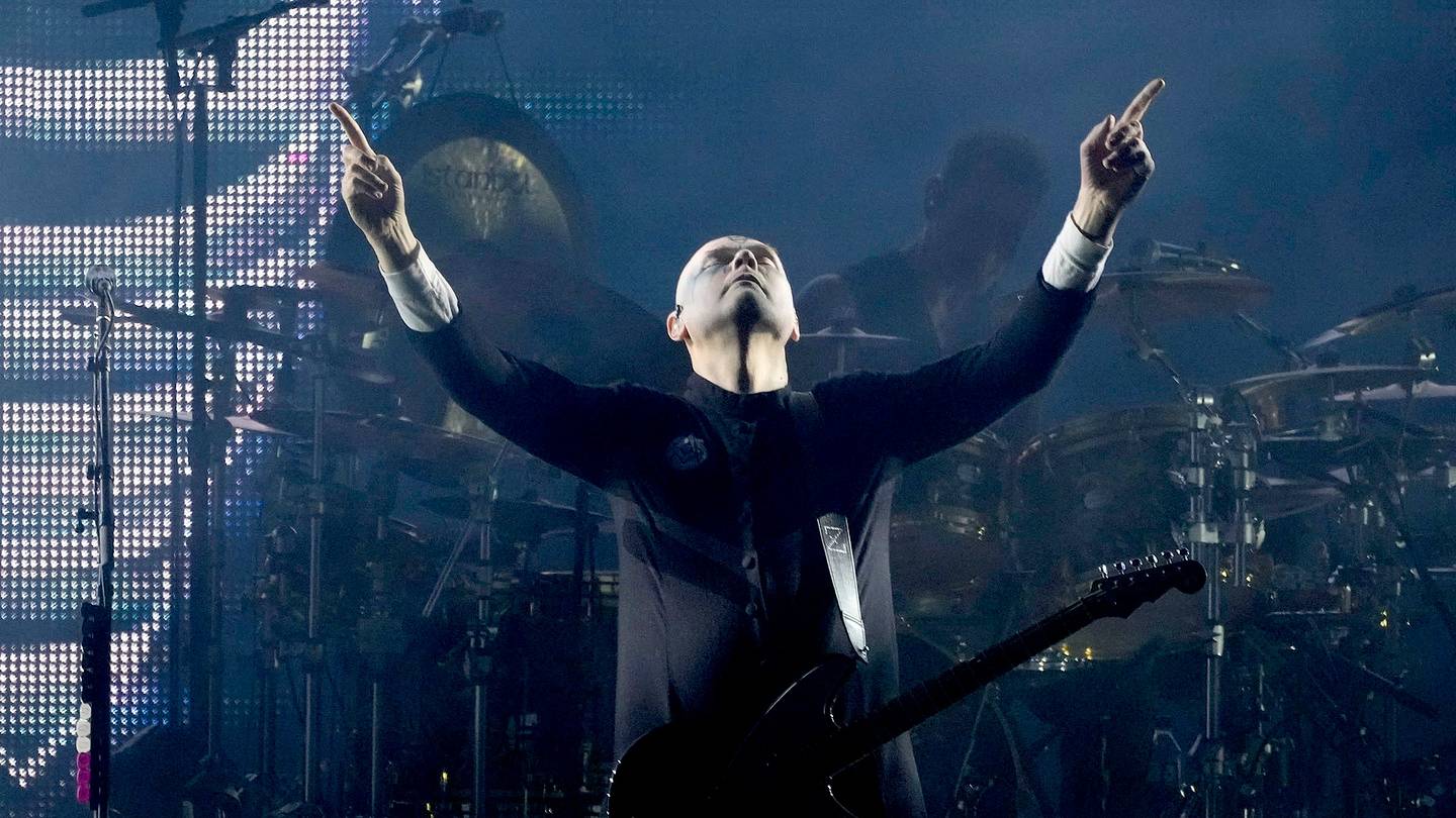 Player Ratings to the Theme of Bands with Verb Forms in their Names