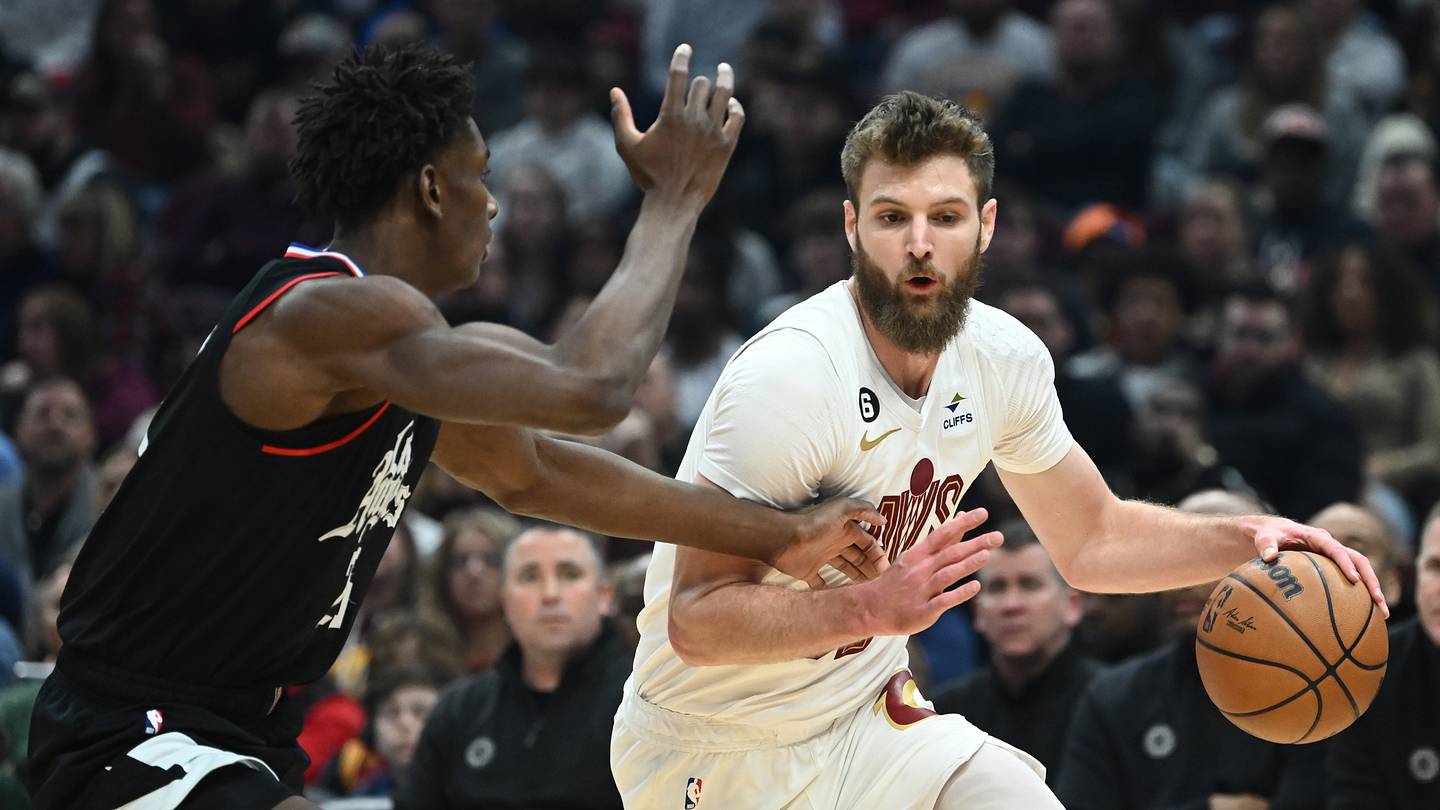 Should The Cavs Still Make A Trade For A Wing Even With Dean Wade's Return?