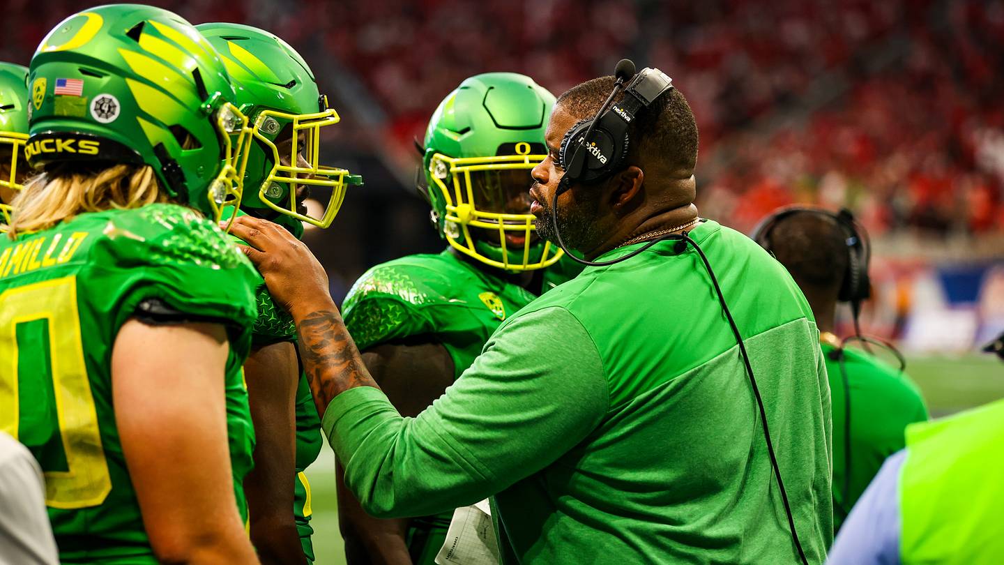 Oregon Offensive Line Coach Adrian Klemm Leaving Ducks to Join New ...