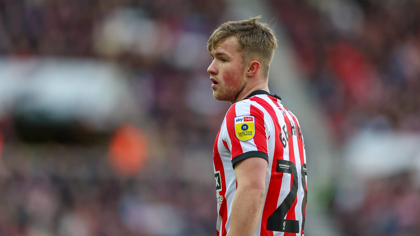 Sunderland need Joe Gelhardt to 'adapt his game' - Tony Mowbray