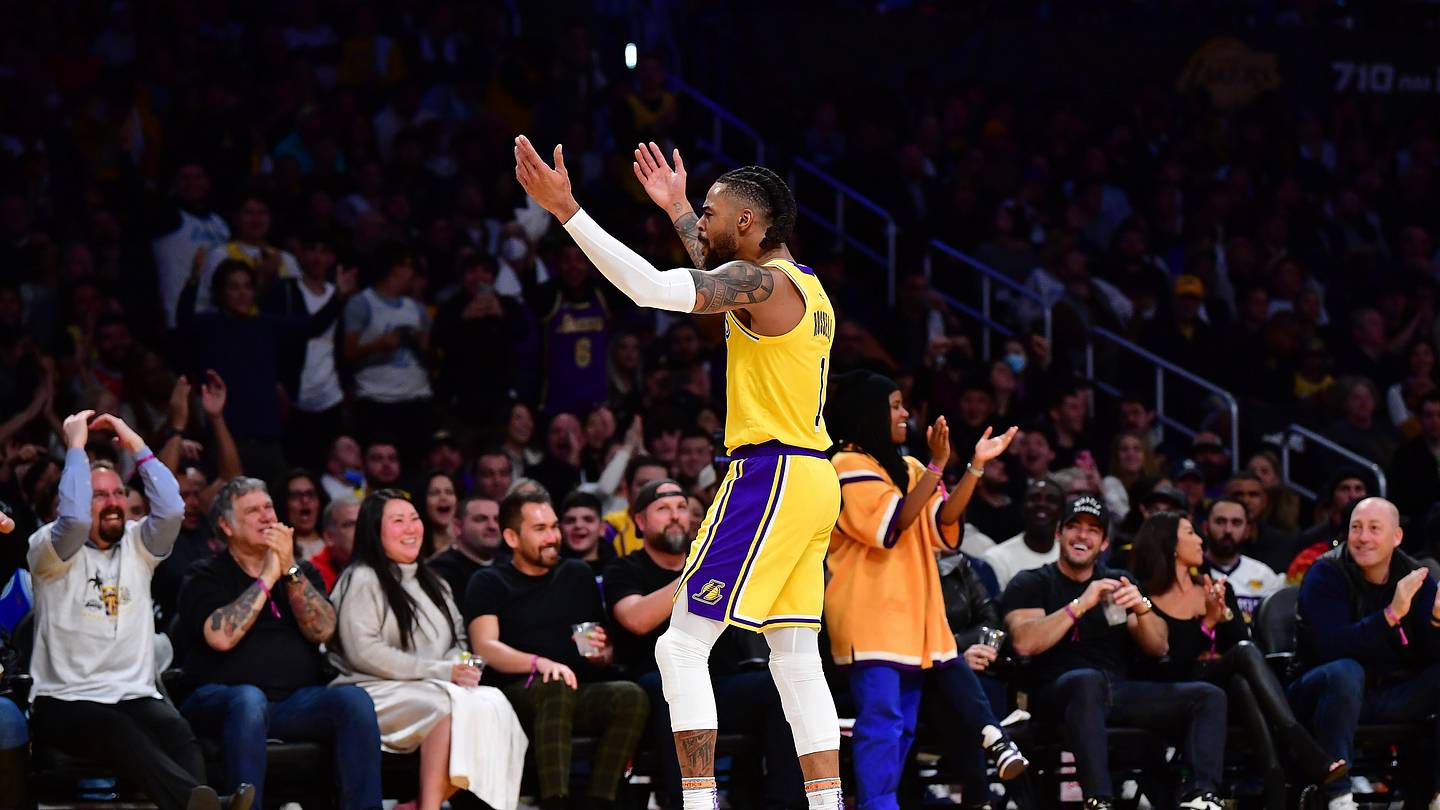 Lakers: Best Fan Reactions From Dominant Win Over Pelicans to Head Into ...