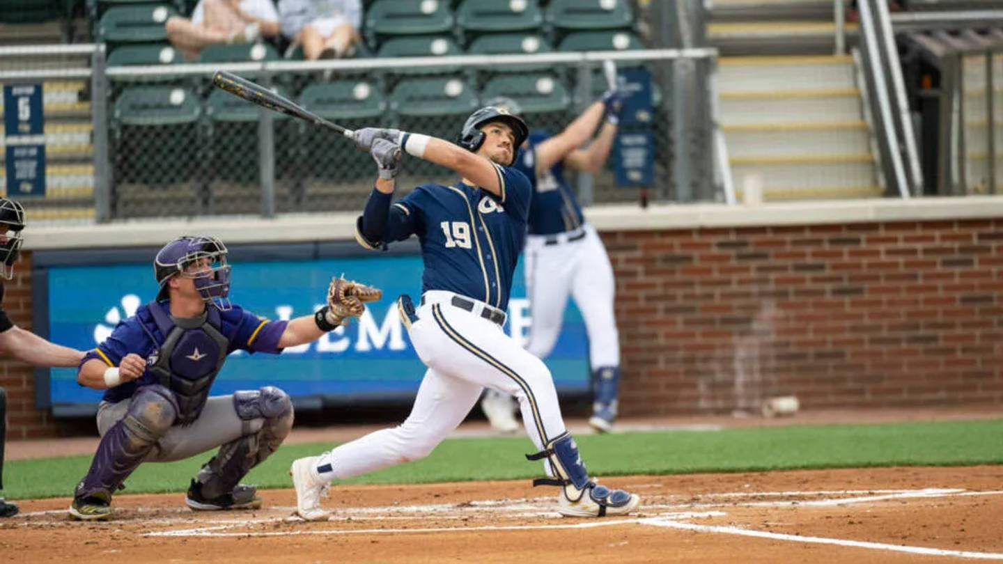 Georgia Tech Baseball Rises To No. 16 in Collegiate Baseball Rankings