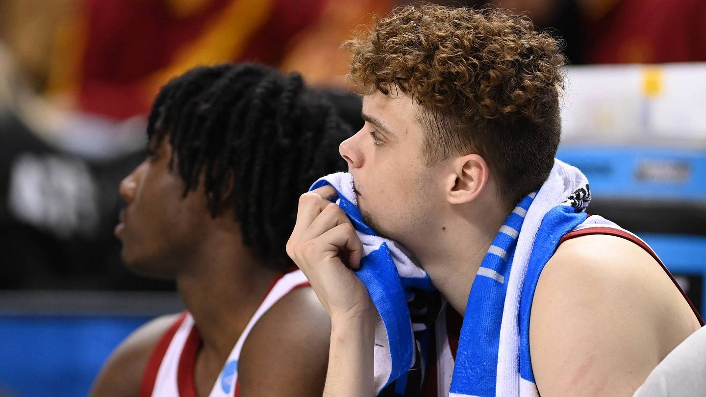 Iowa State Players Asked Whether Crooked Rim Led to Brutal Shooting Issues