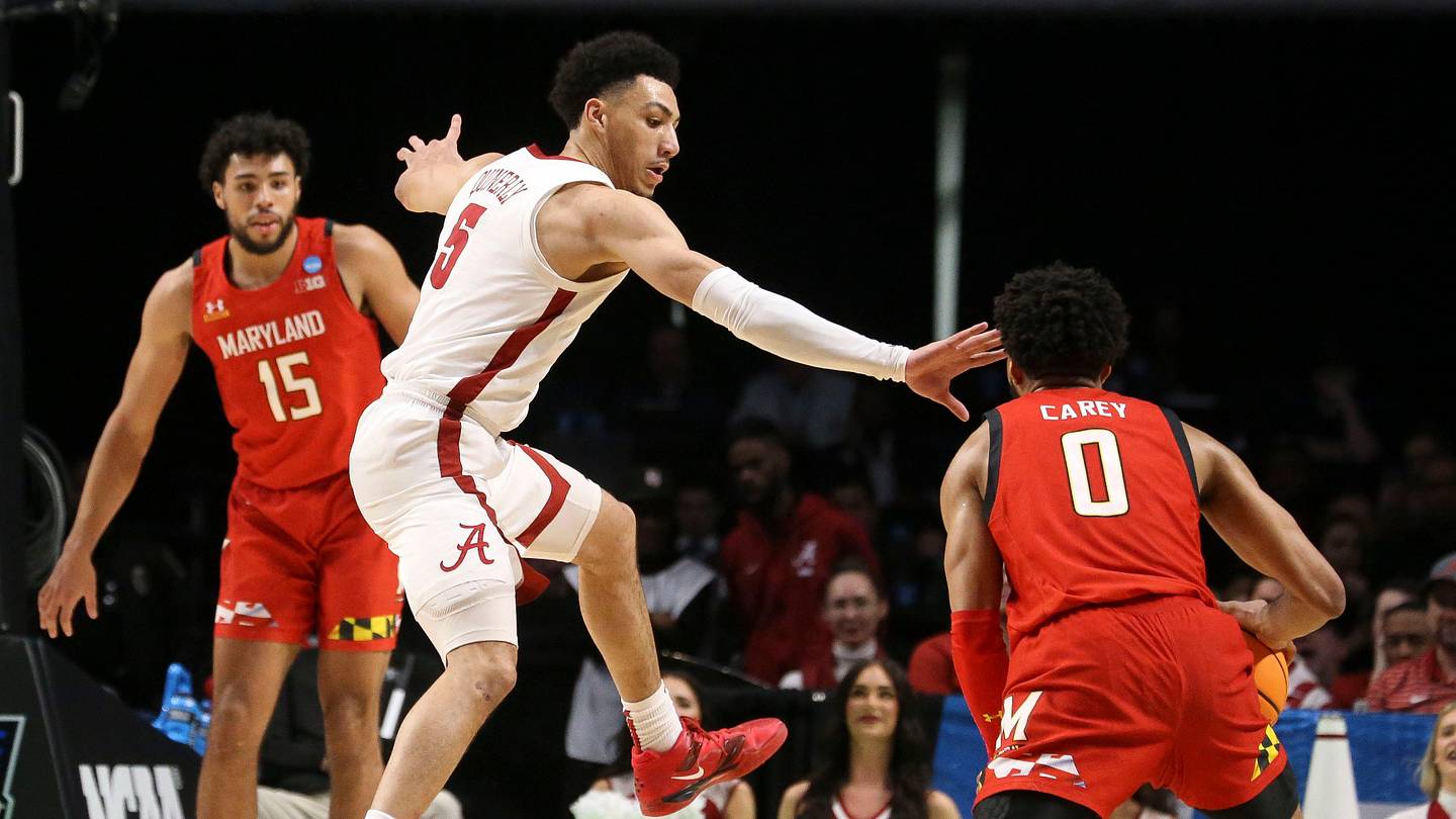 Alabama Basketball Returns to its Roots, Suffocating Maryland With Defense