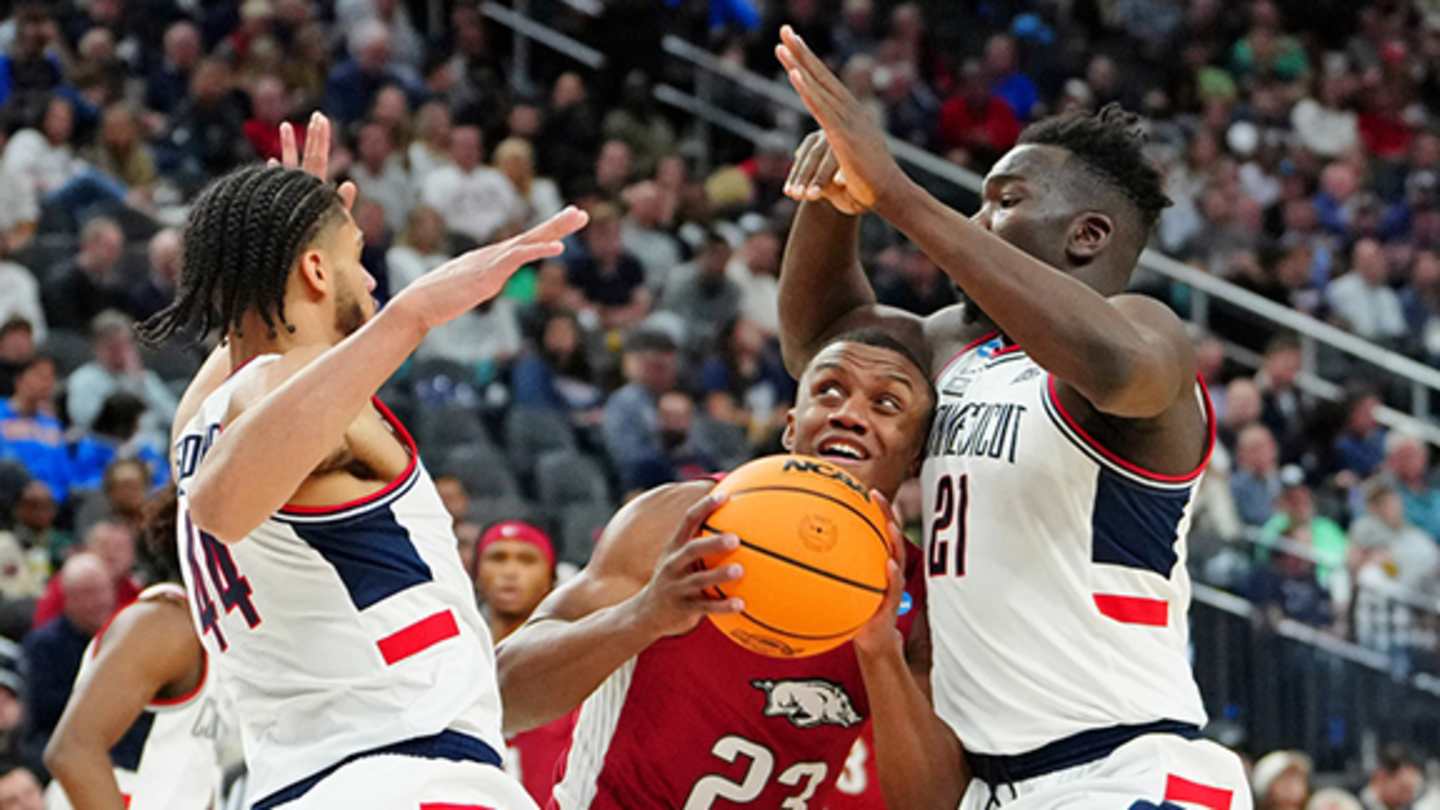 Derrian Ford's Family Drops Indication Guard Will Return for Hogs