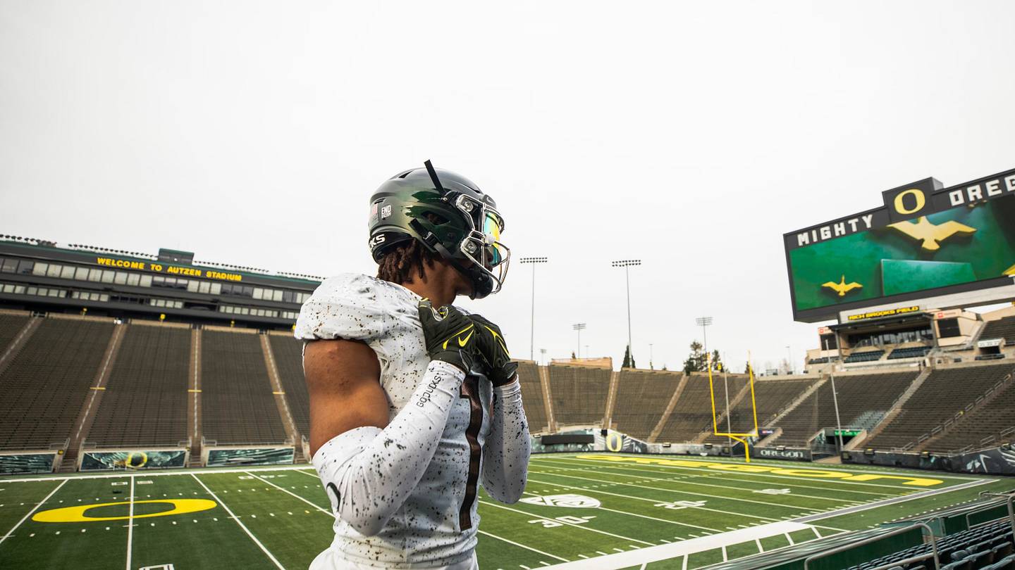 Aaron Flowers Details Oregon Commitment