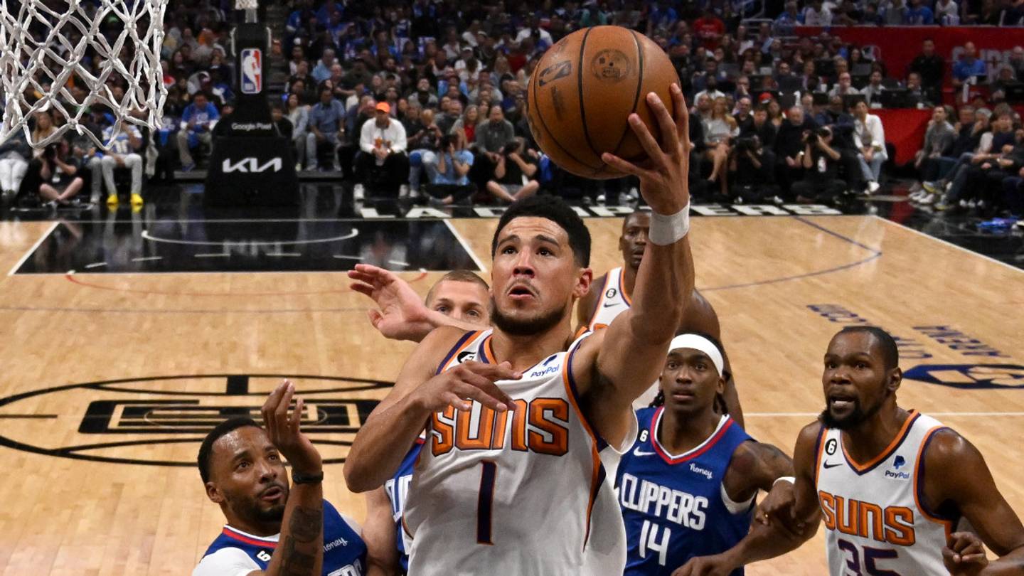 Devin Booker Looks Unstoppable, and Suns Know it
