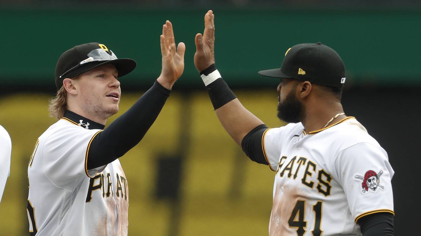 Pittsburgh Pirates Win 7th Straight Game, Move into First Place in NL ...