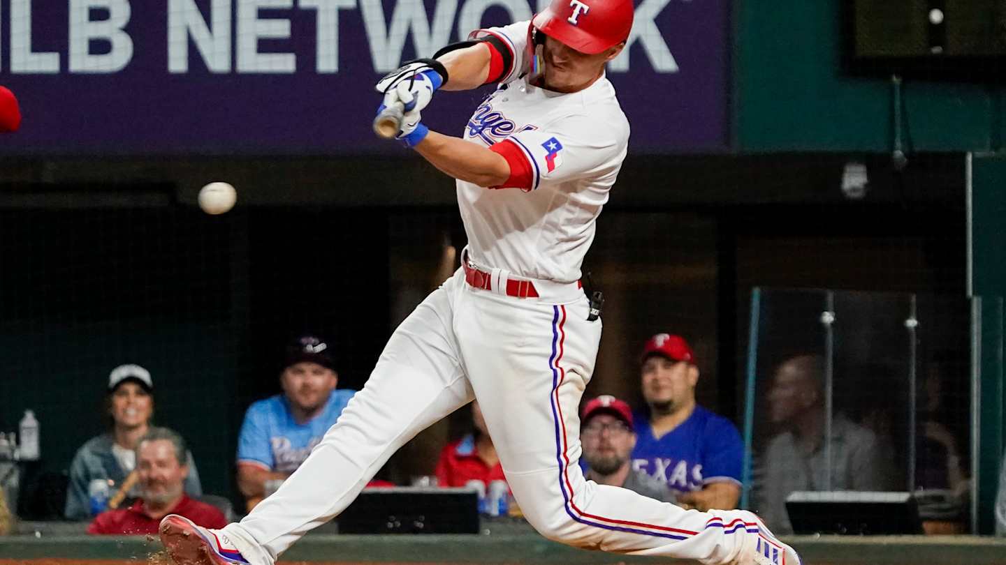 Texas Rangers Closer to Getting Corey Seager, Mitch Garver Back