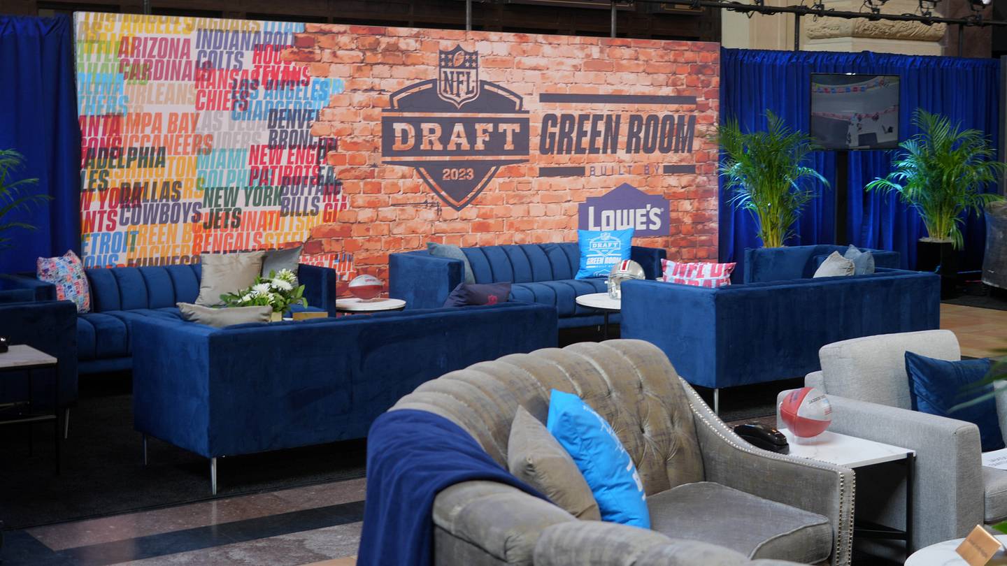 Four Players Remain in Green Room After First Round of NFL Draft