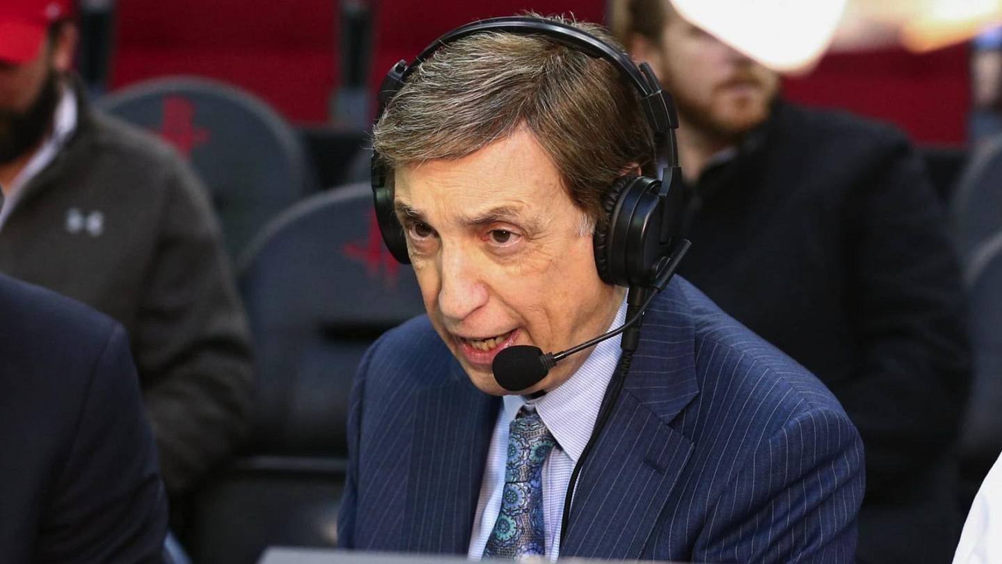 Marv Albert Praises 'Exciting' Knicks, 'Clutch' Jalen Brunson Deal