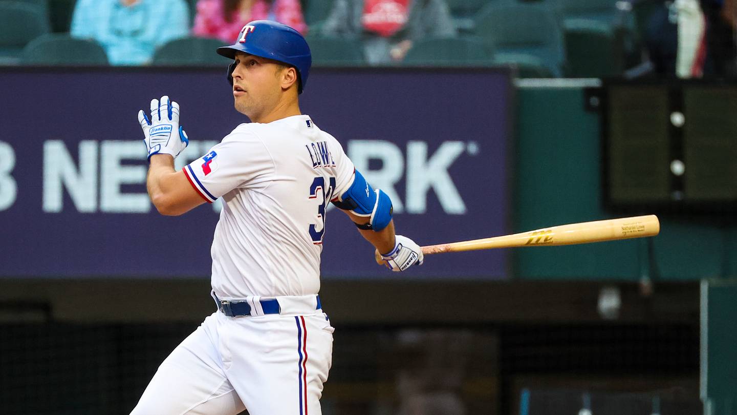 Lowe Brothers Reunite Before Texas Rangers, Rays Opener