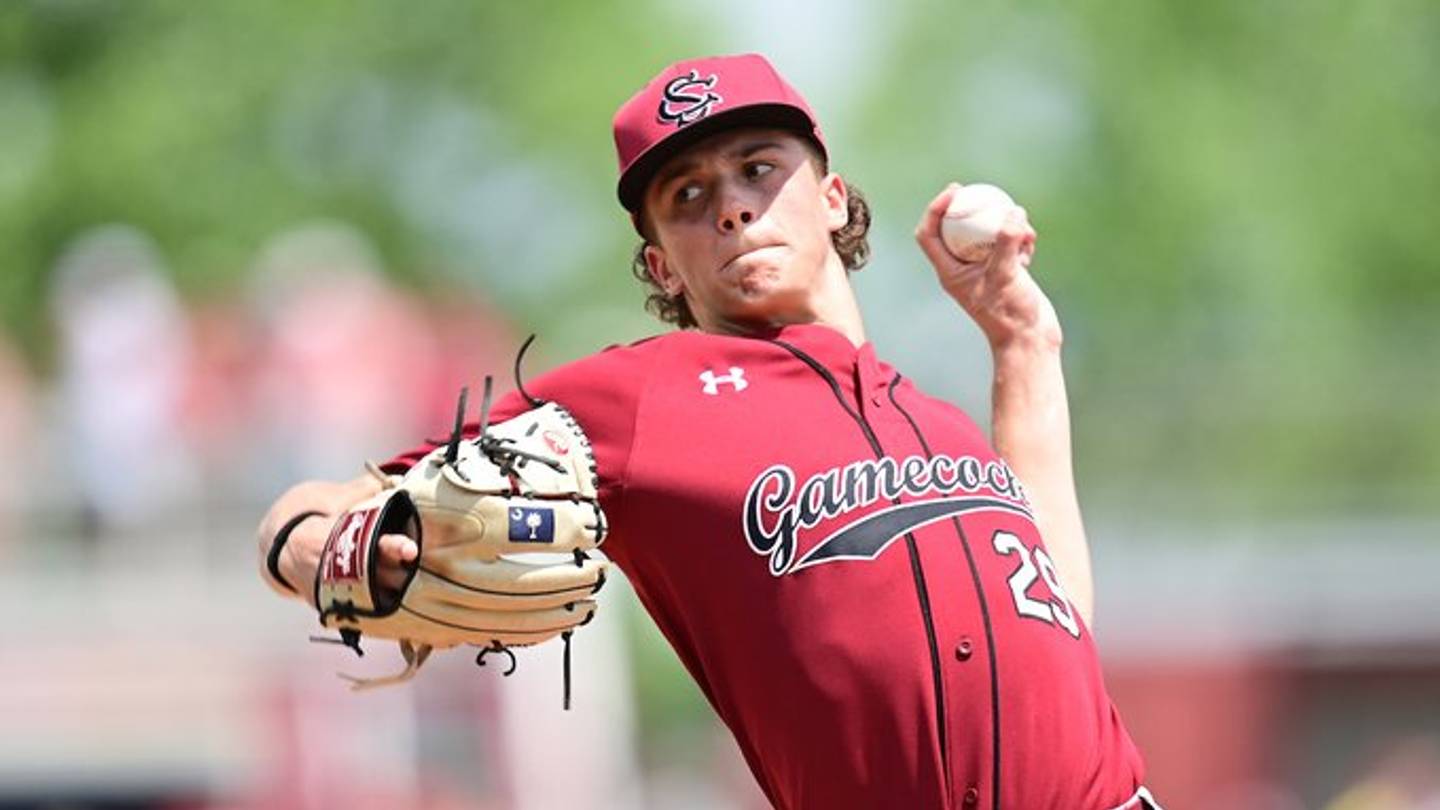 Carolina's Bats Go Ice Cold In Rubber Match Loss To Arkansas