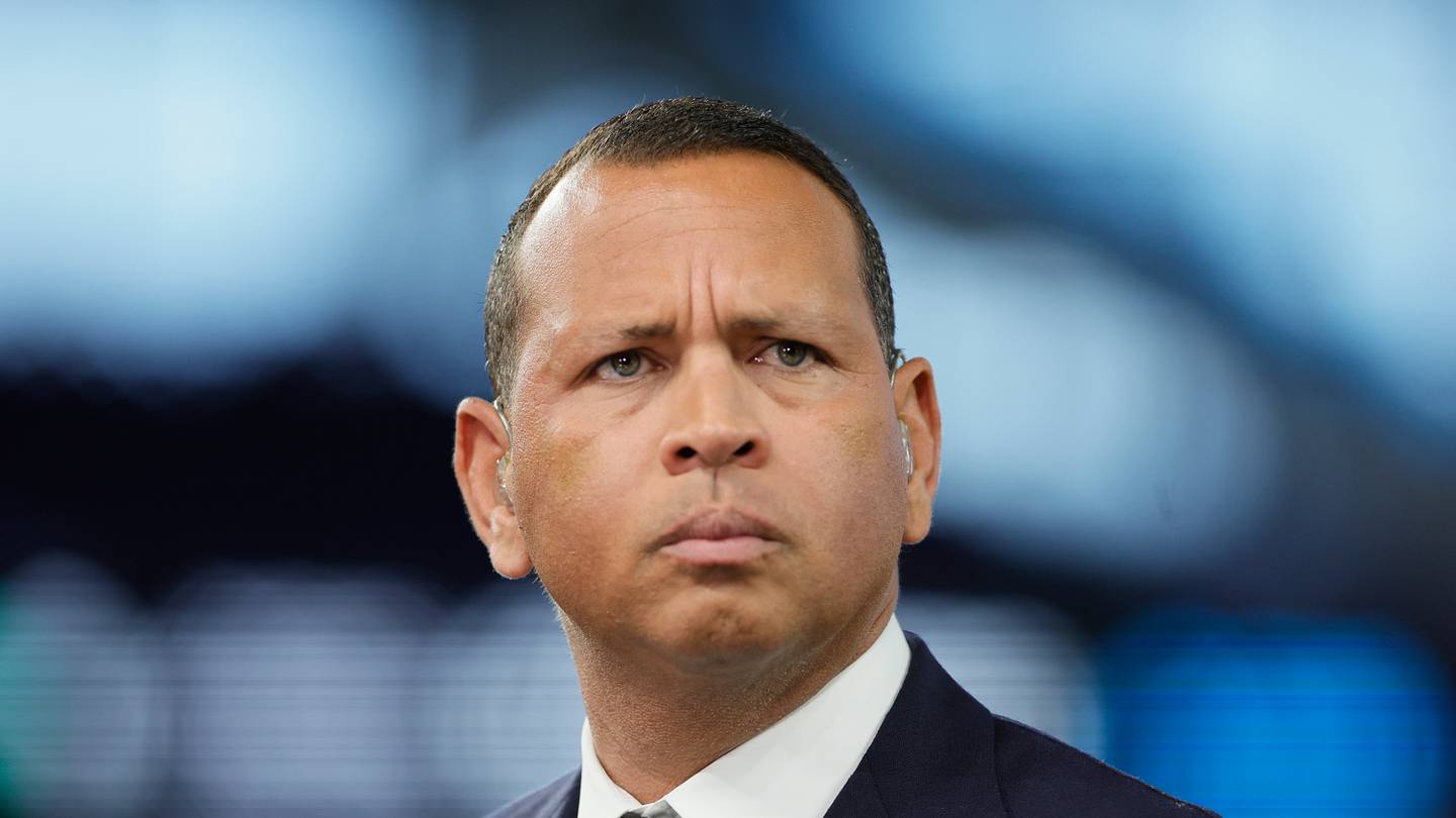New York Yankees Legend Rodriguez Diagnosed With Early-Stage Gum Disease