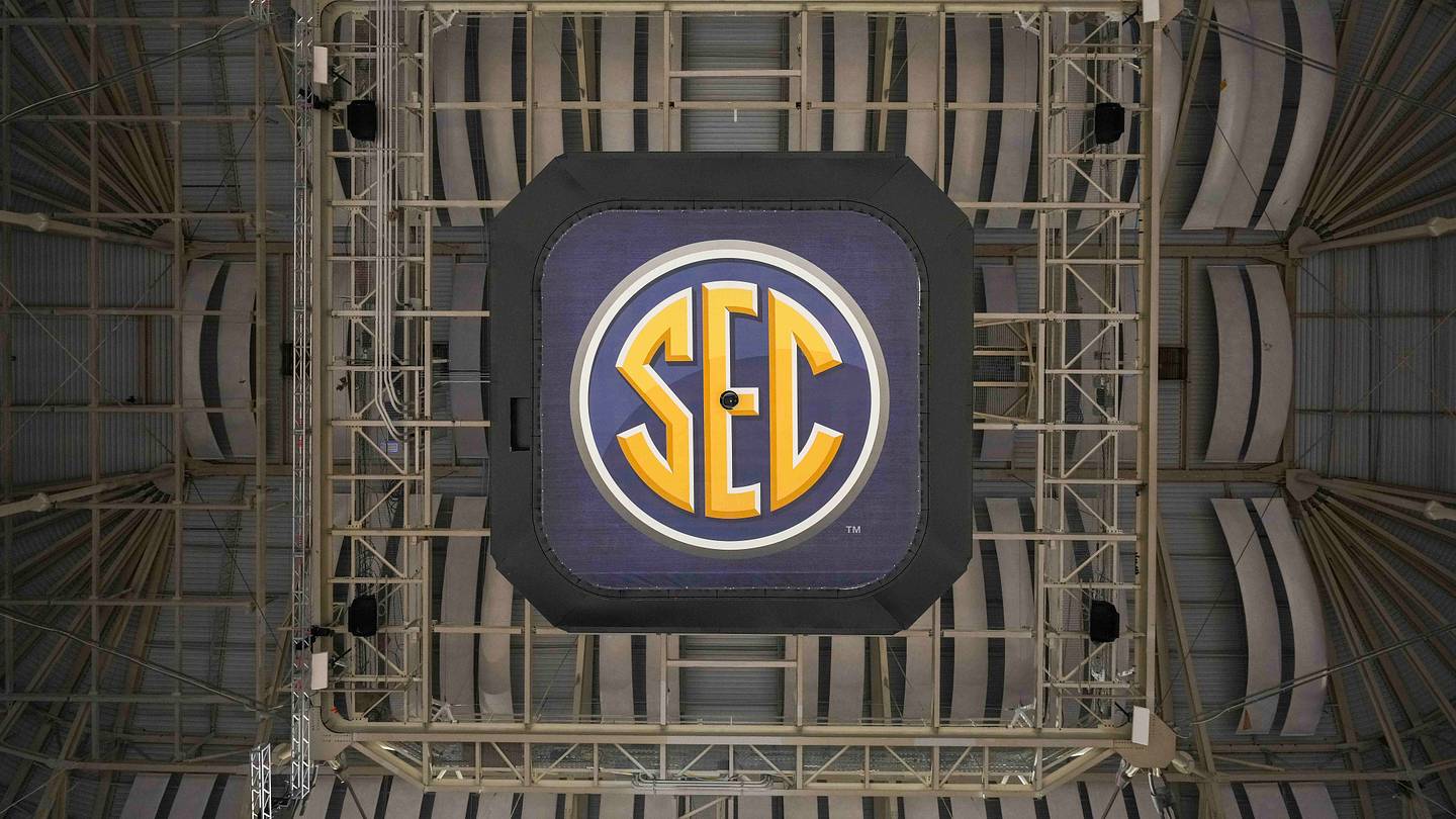 SEC Elects To Play Eight-Game Schedule, Rid Divisions In 2024