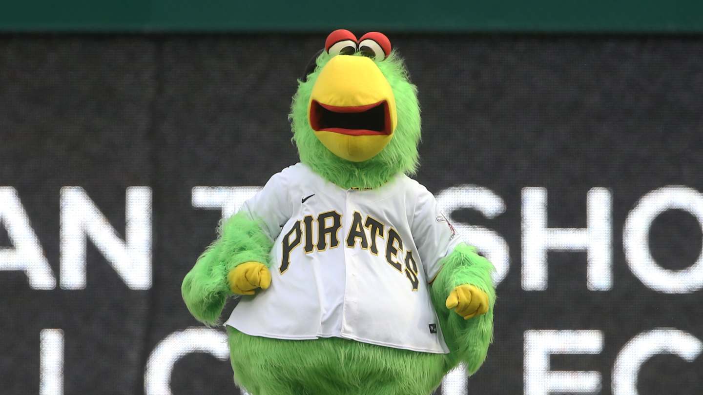 pirates mascot